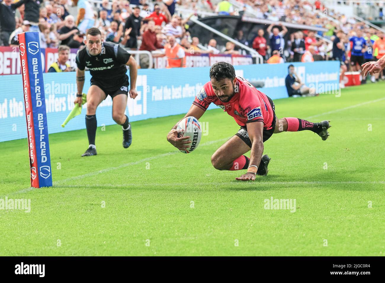Bevan French #1 of Wigan Warriors goes over for a try Stock Photo - Alamy