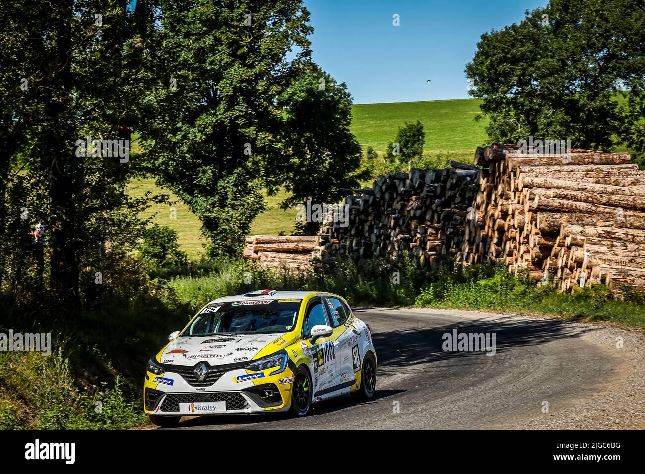 65 LUCOTTE Enzo, DELIOT Manon, Renault Clio RS Line, action during the Rallye Aveyron Rouergue ...