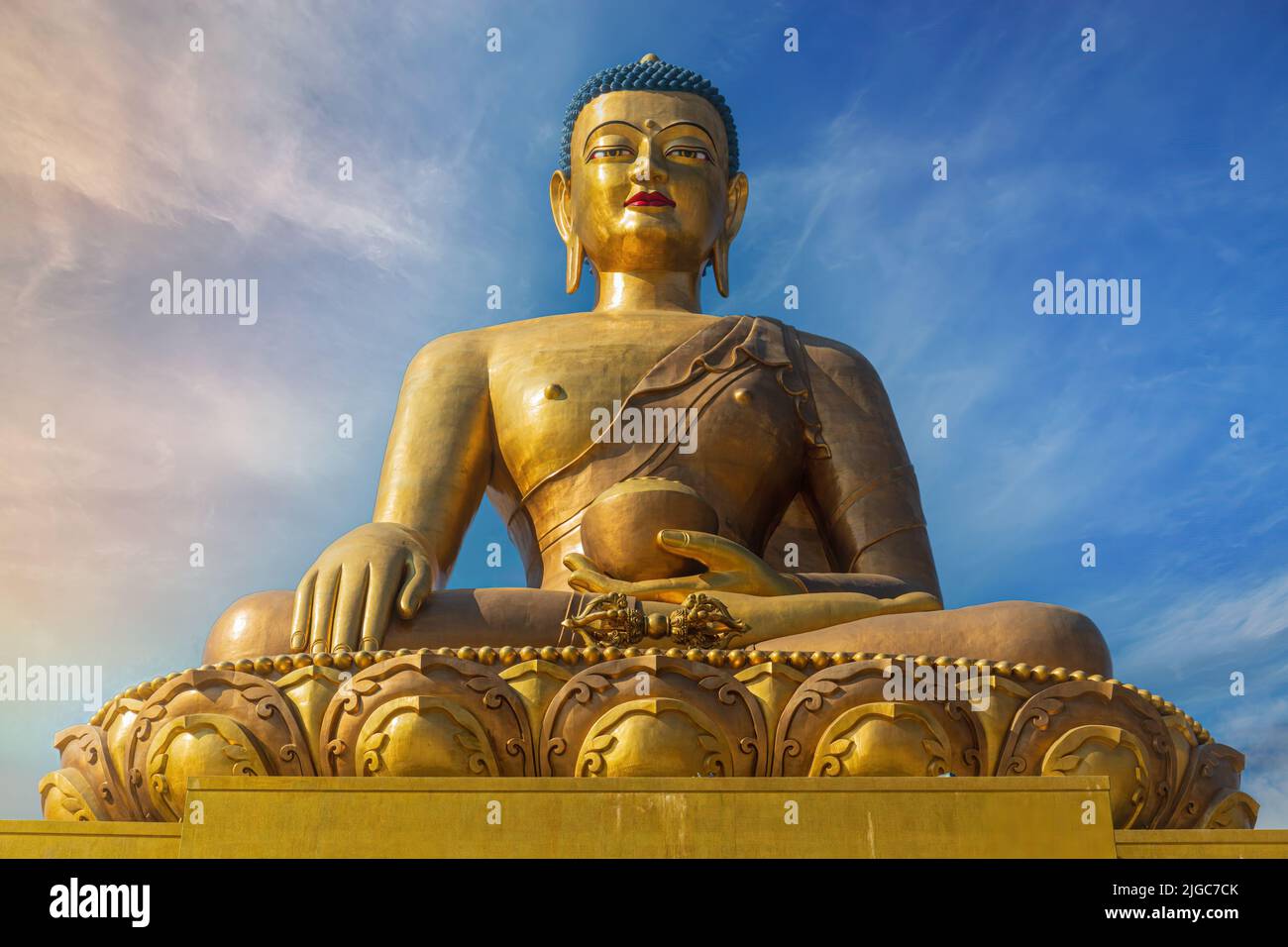 Buddha Dordenma Statue overlooking the city of Thimphu, Bhutan Stock ...