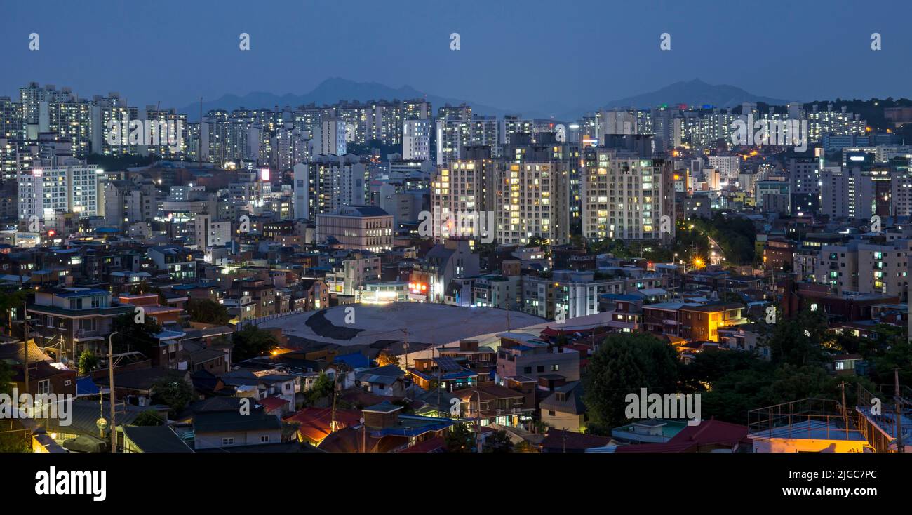 Night view of Hyehwa-dong, Seoul, Korea Stock Photo - Alamy
