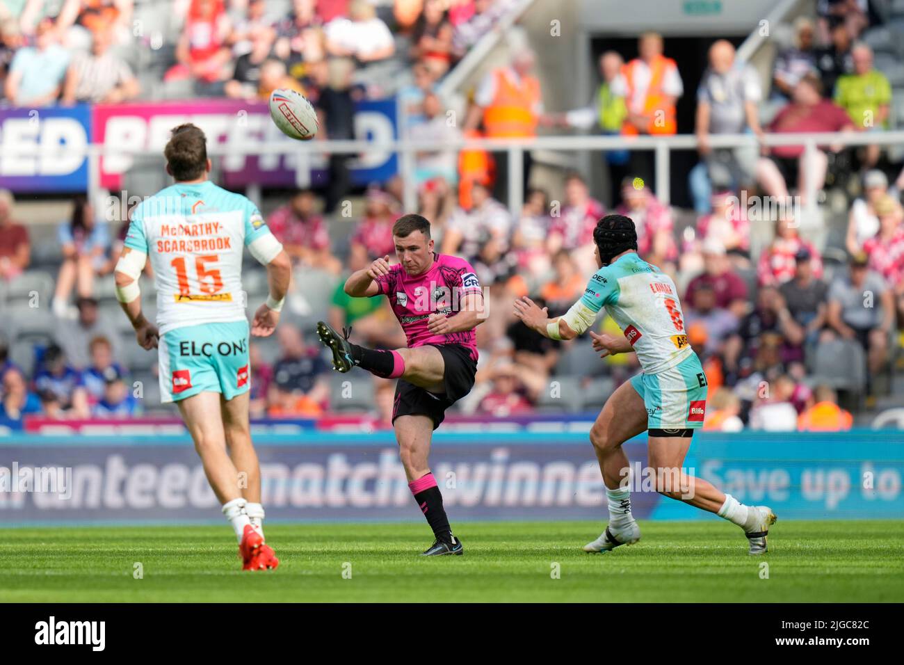 Harry smith kick hi-res stock photography and images - Alamy