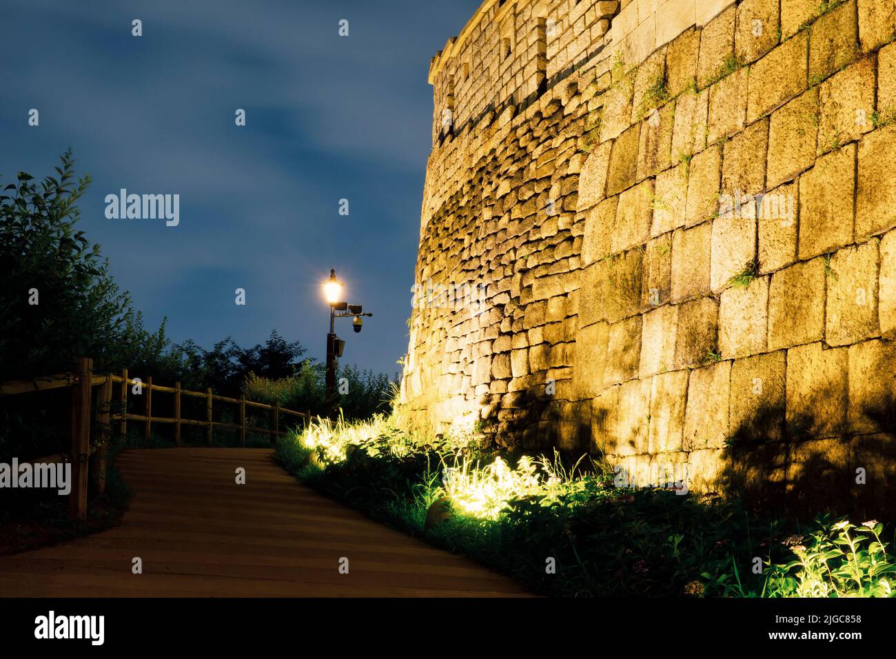 Naksan Park Castle Road, Hyehwa-dong, Seoul, Korea Stock Photo - Alamy