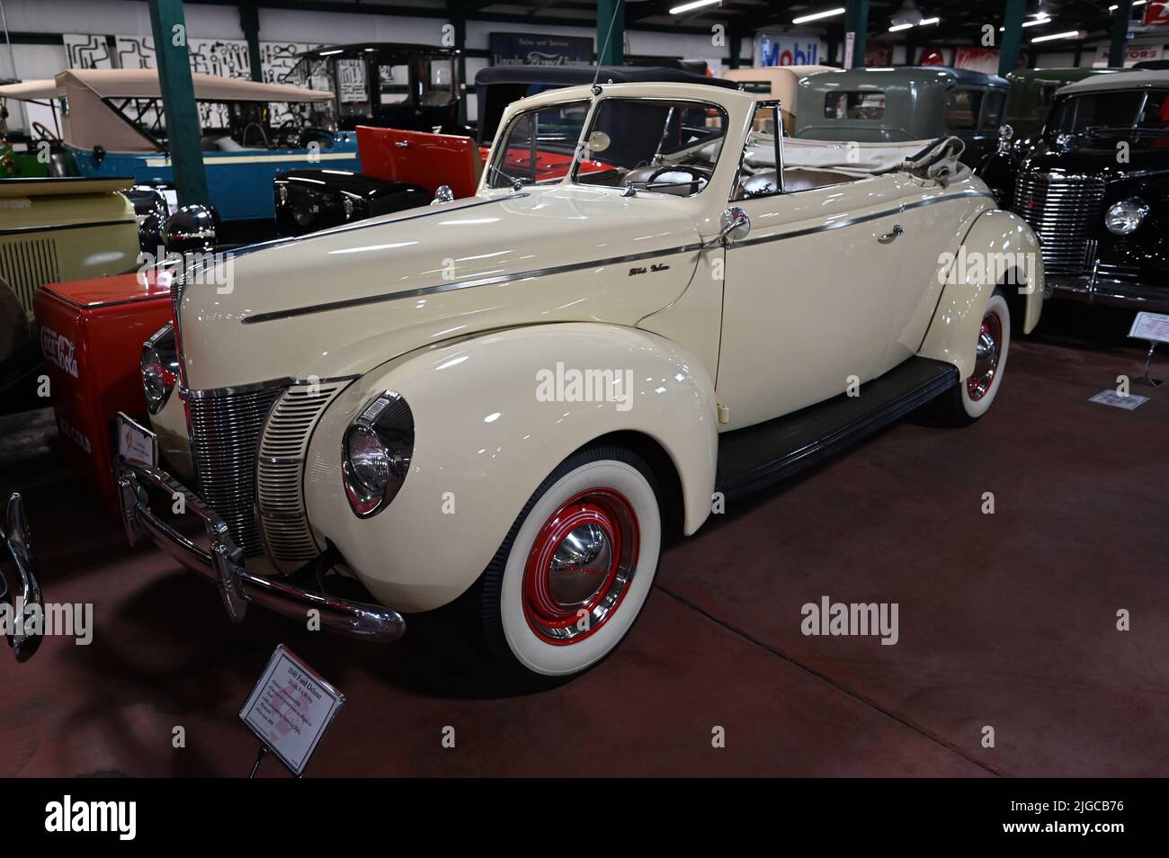 American classic car Stock Photo - Alamy