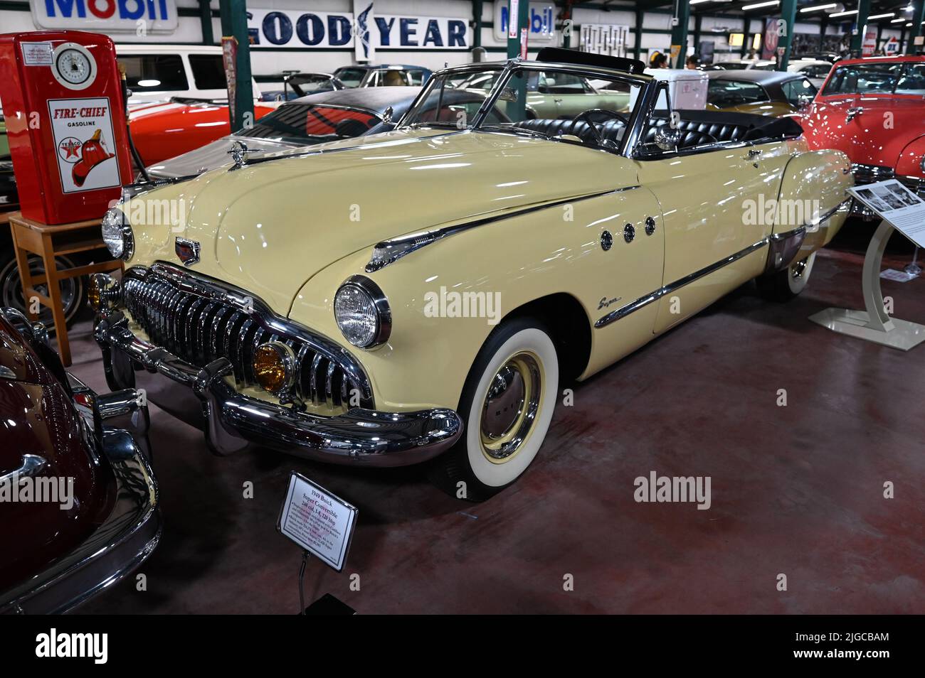 American classic car Stock Photo - Alamy