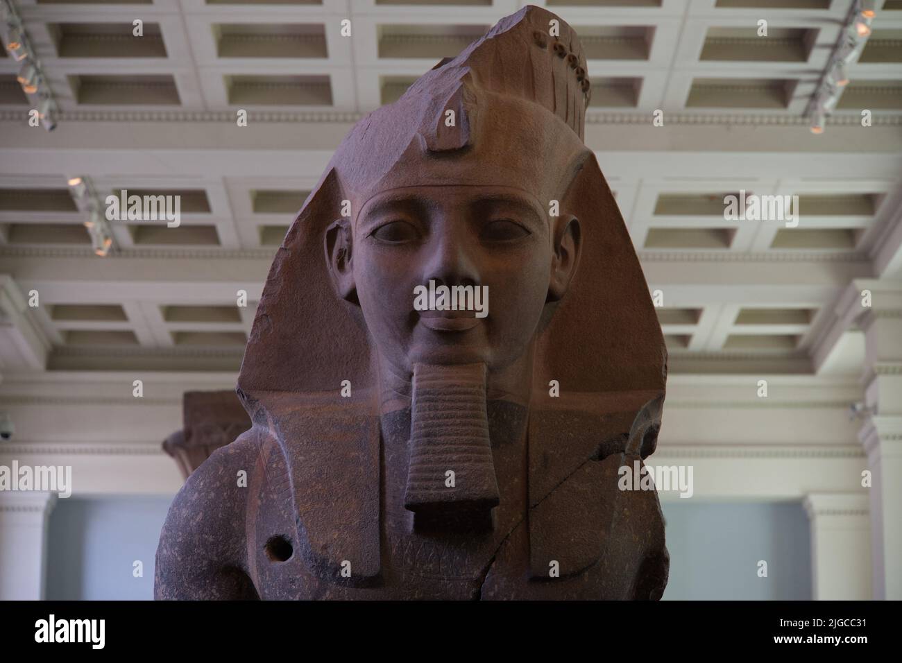 Egyptian statue at the British Museum Stock Photo - Alamy