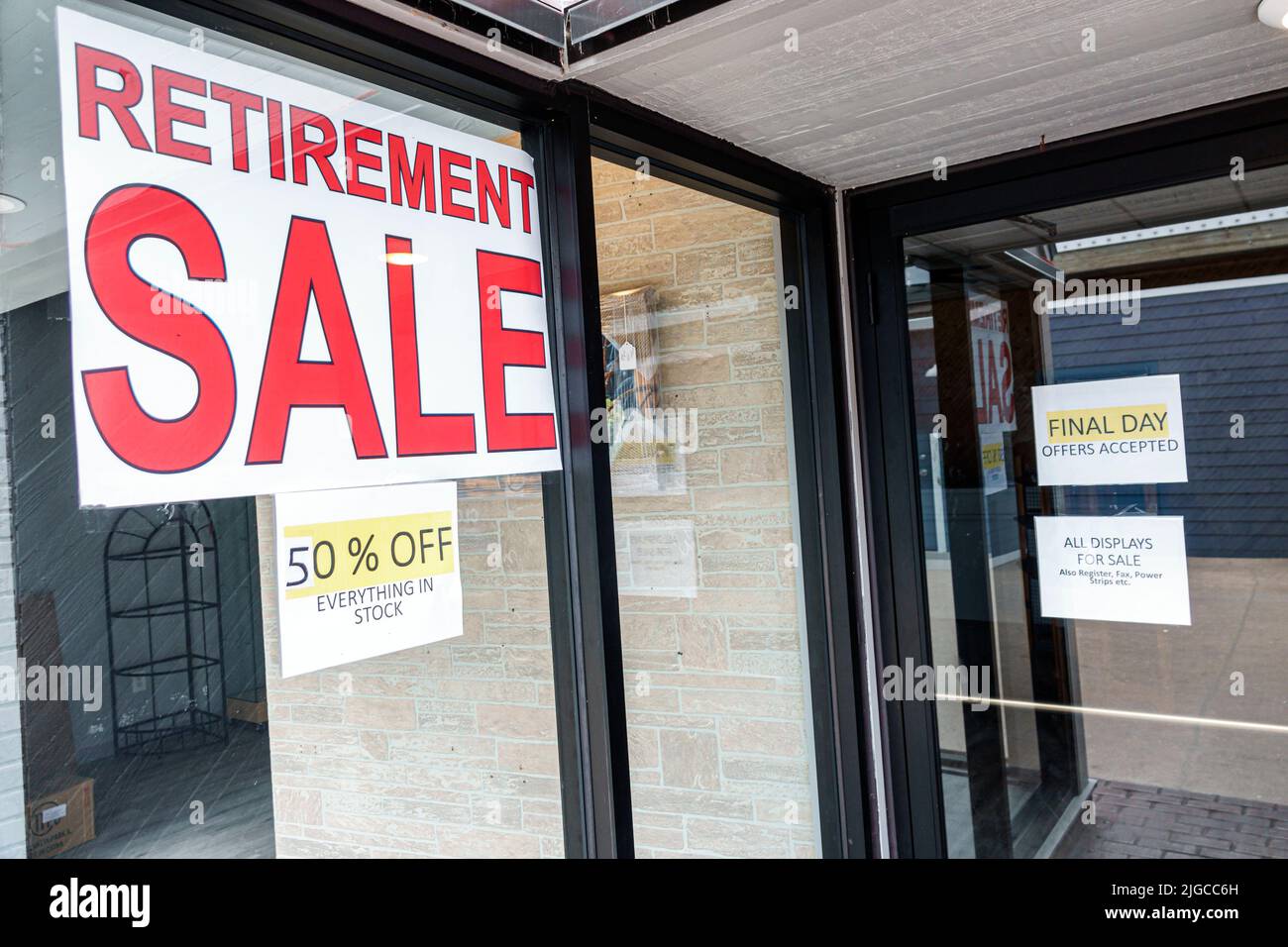 Business retirement sale sign signs information hi-res stock ...
