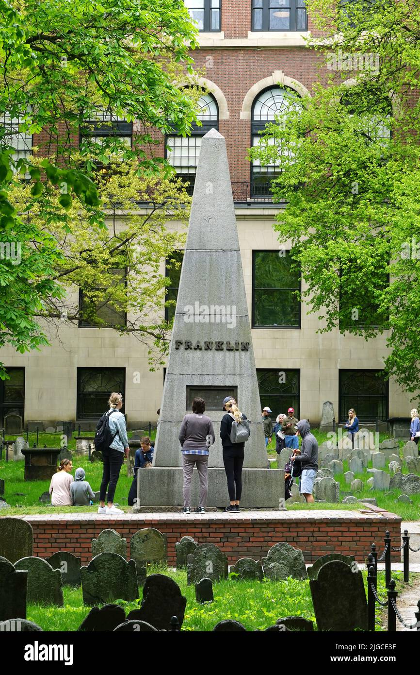 Franklin Memorial, Granary Burying Ground, cemetery, Boston ...