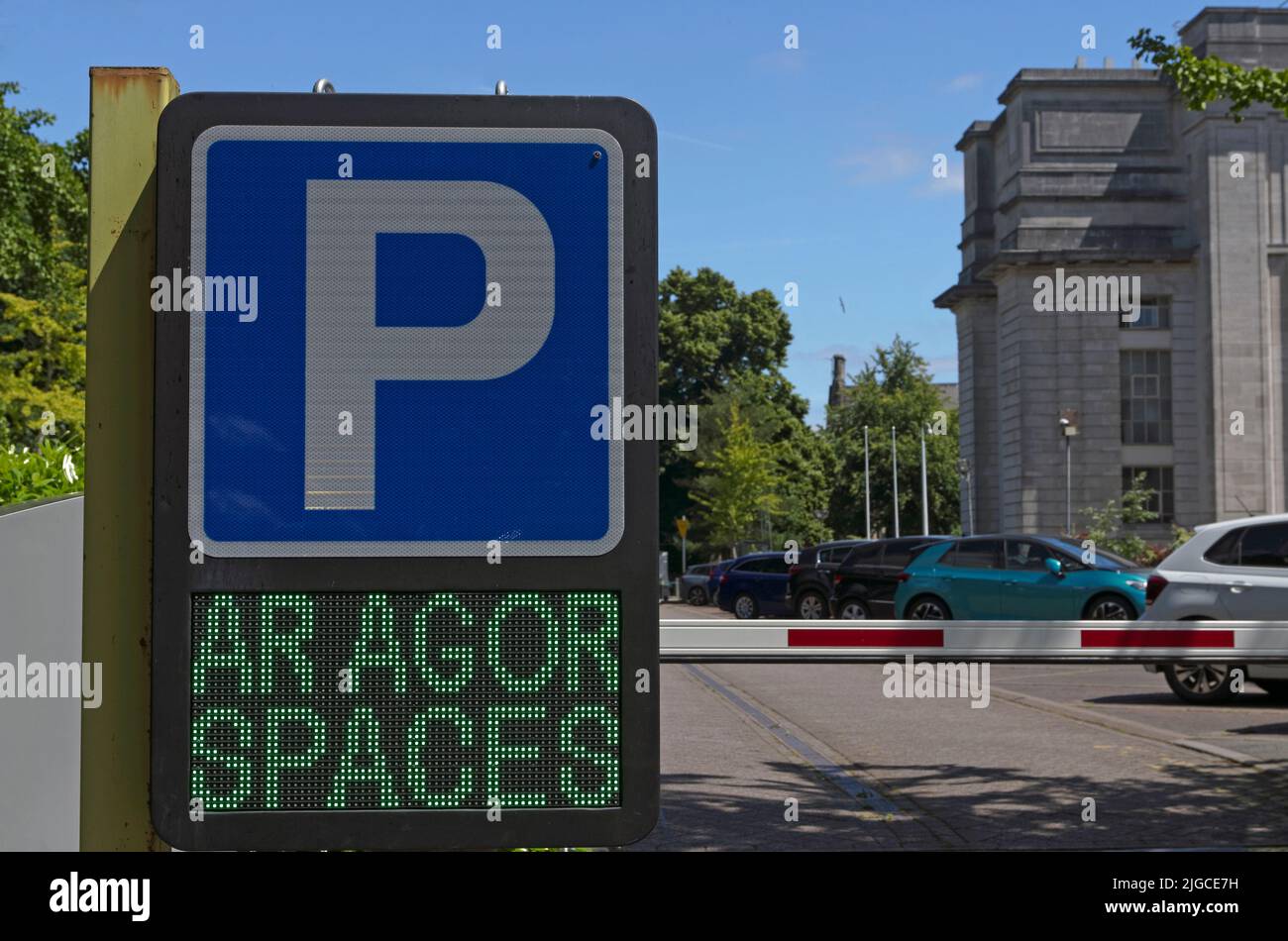 Ar Agor / Spaces - Welsh parking sign Stock Photo - Alamy