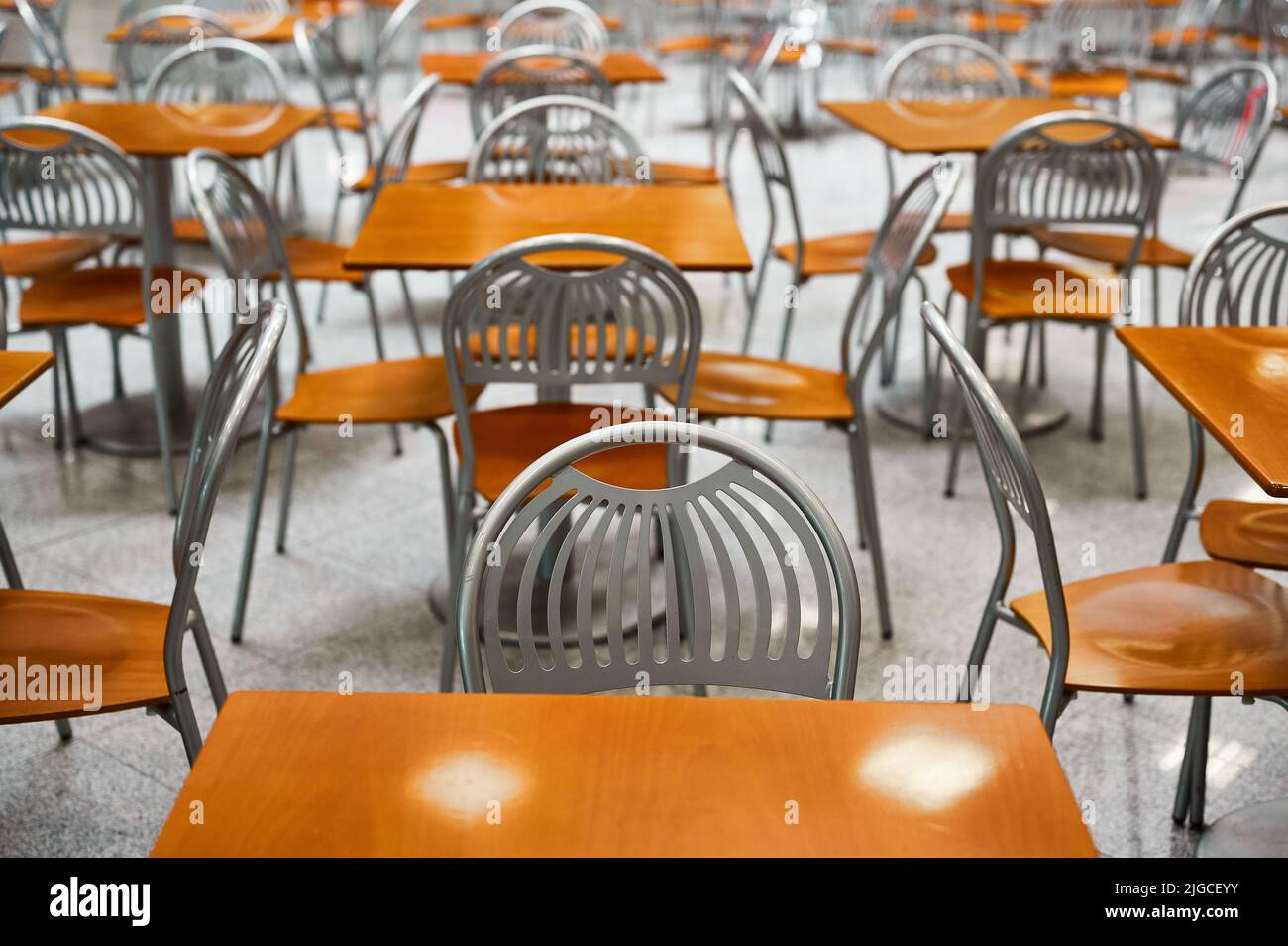 Empty mall center hi-res stock photography and images - Alamy