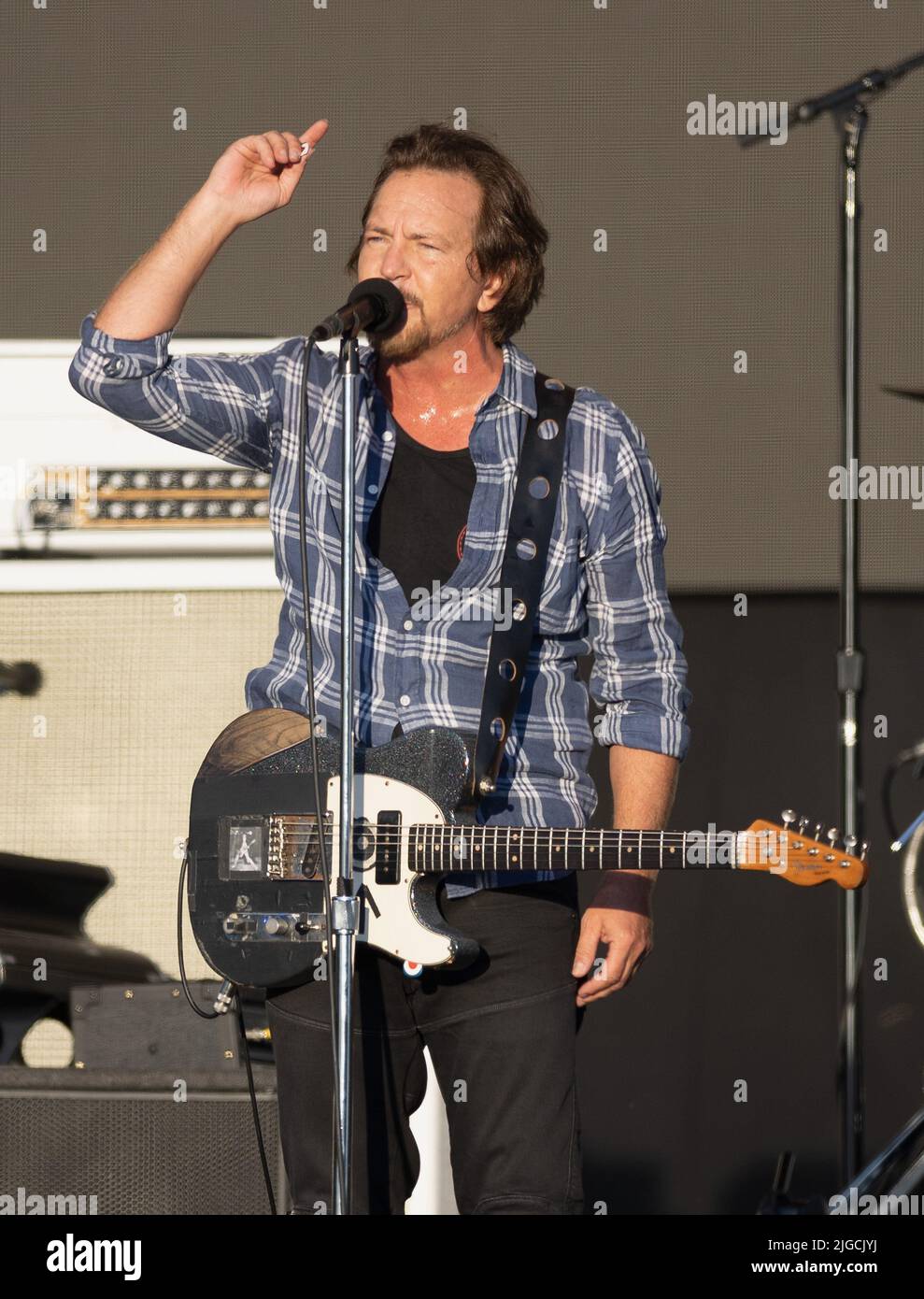 Eddie Vedder 2022 Haircut