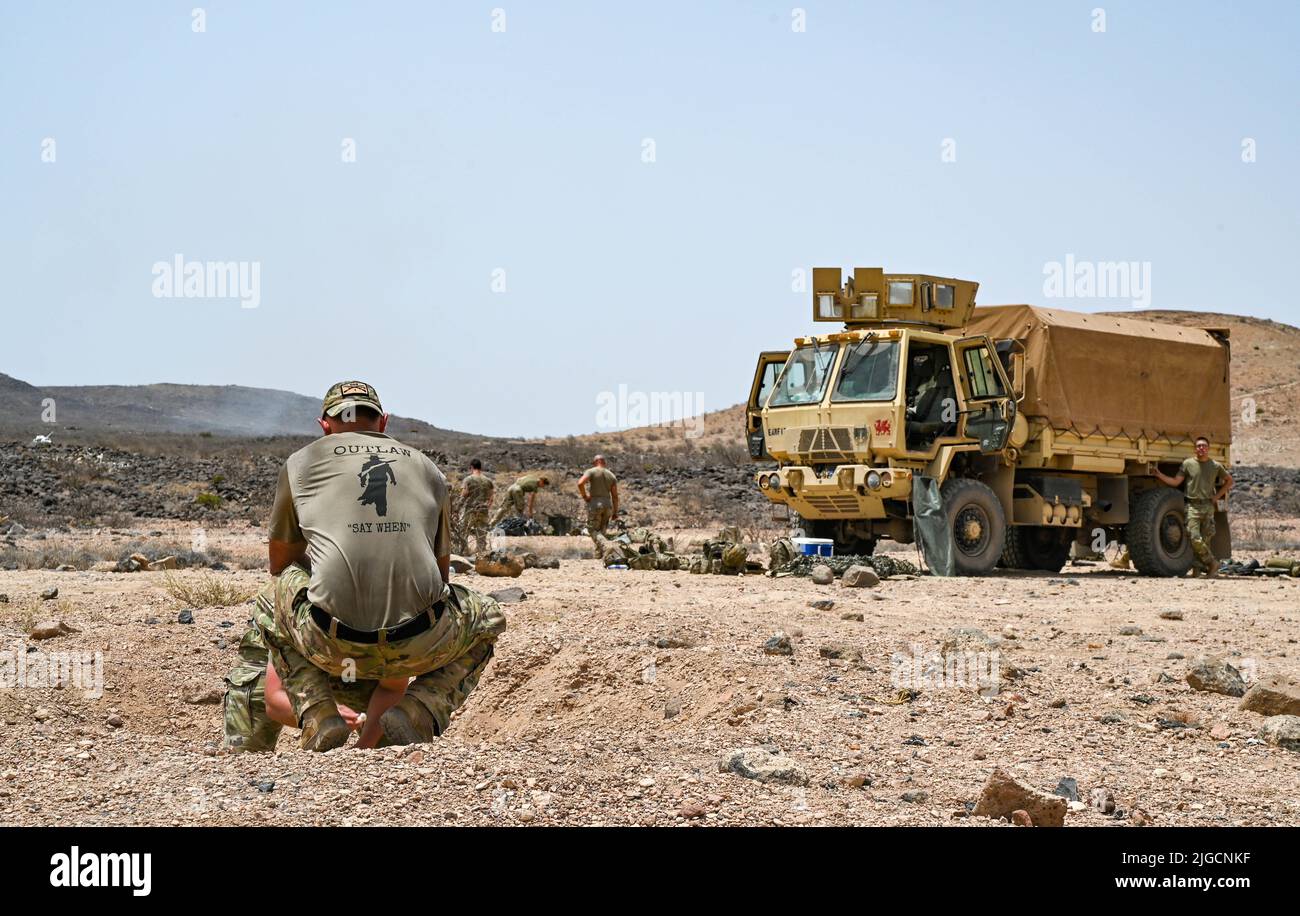 U.S. Army Infantrymen assigned to the East Africa Response Force (EARF ...