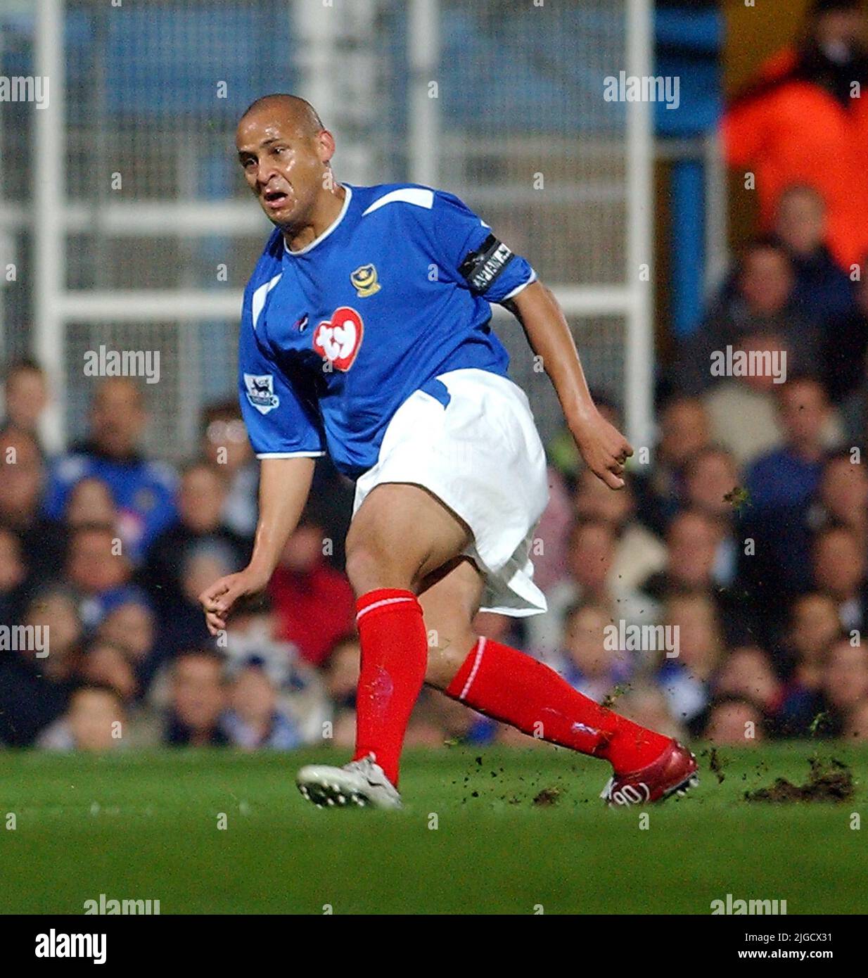 PORTSMOUTH V SPURS 18-10-04 NIGEL QUASHIE PIC MIKE WALKER, 2004 Stock ...