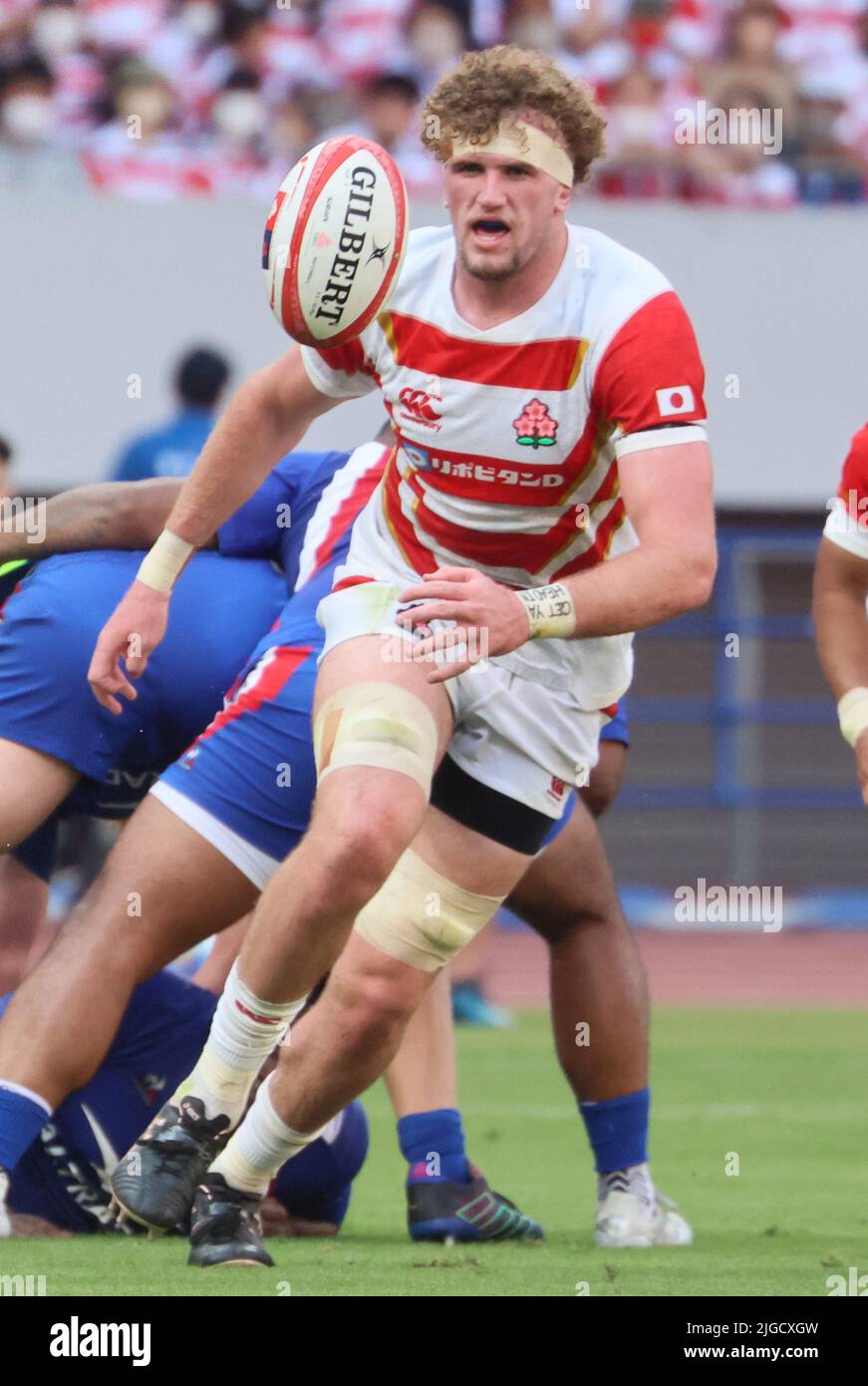 Tokyo, Japan. 9th July, 2022. Japan's lock Warner Dearns follows the ...
