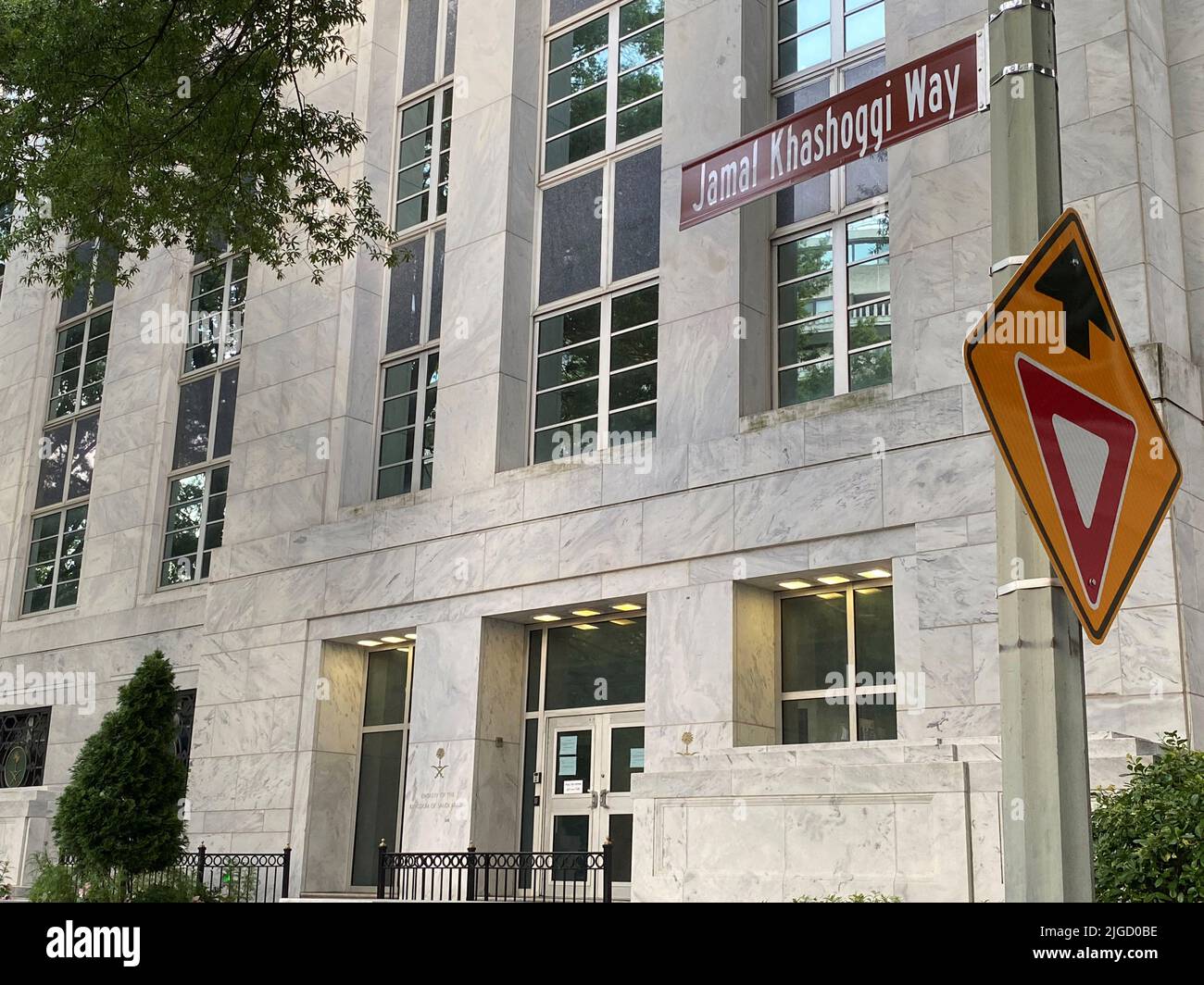 Saudi arabia embassy in washington hi-res stock photography and images ...