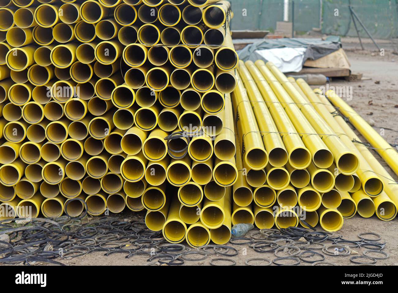 Many pipes construction site hi-res stock photography and images - Alamy