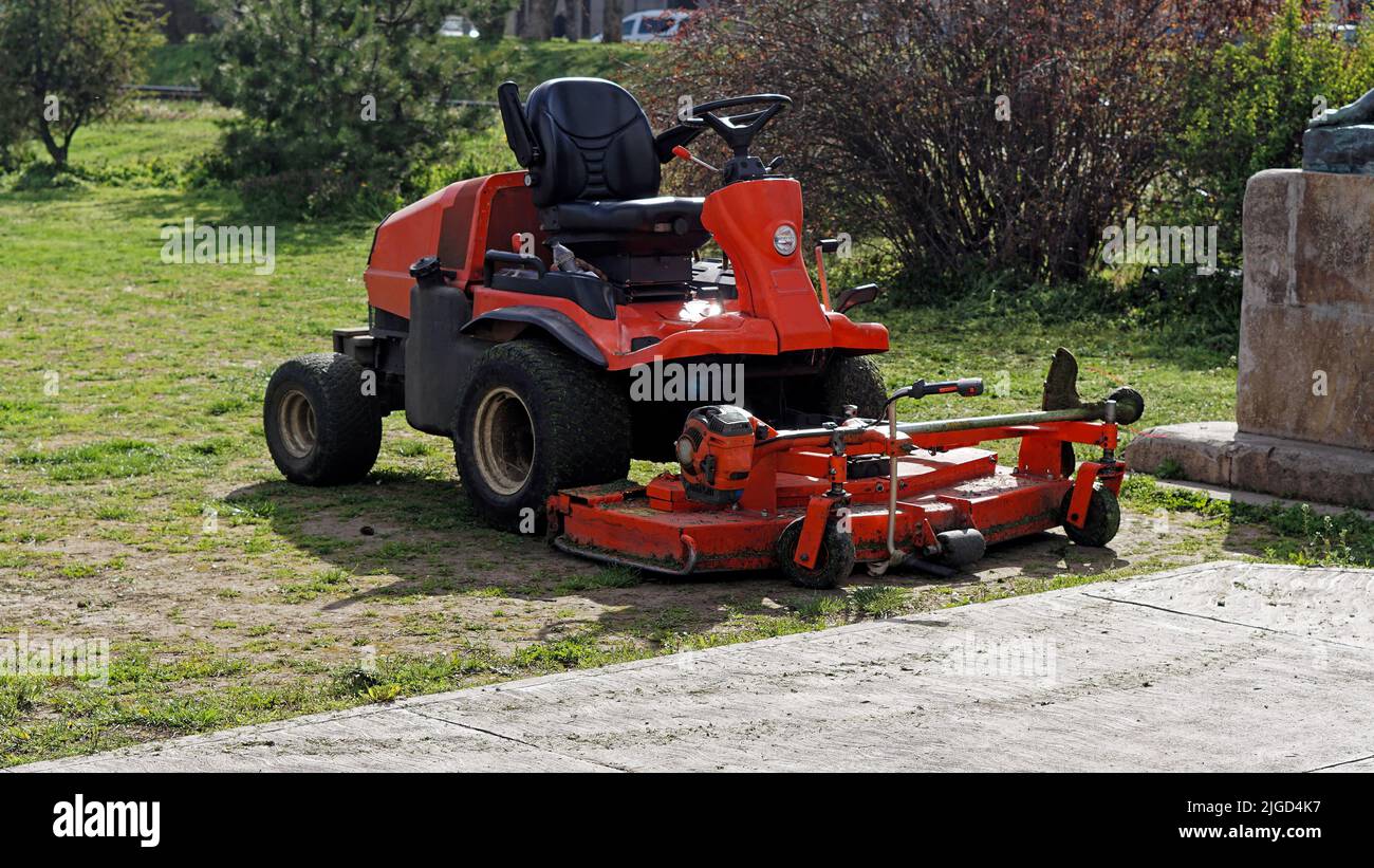 Riding mower machine hi-res stock photography and images - Alamy