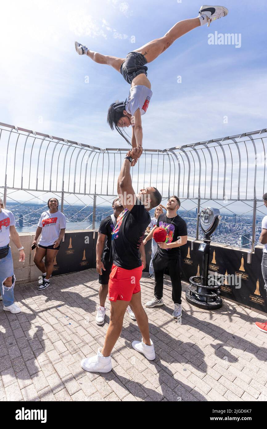 Maddy Madison Brum (on top) of the cast of Netflix Docuseries Cheer ...