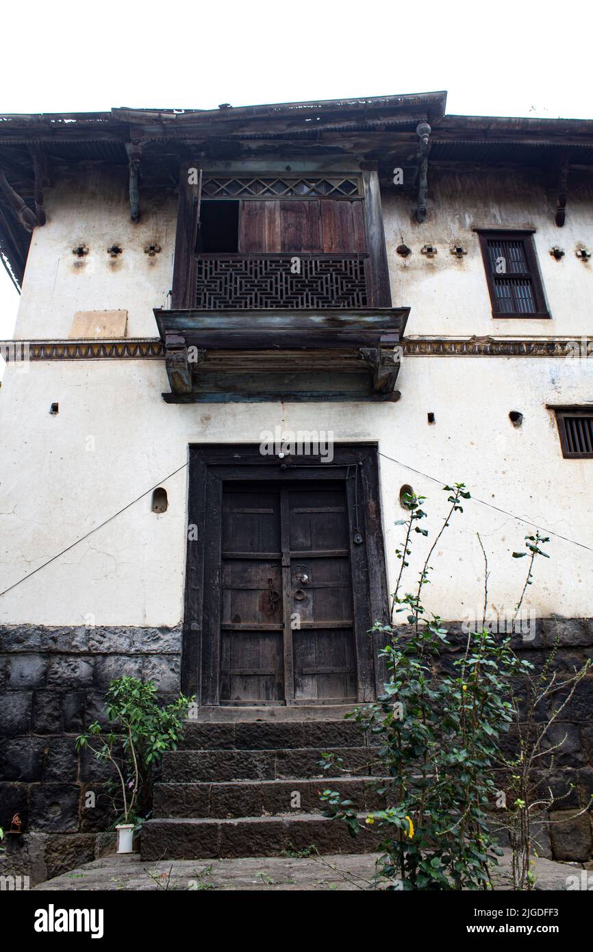 Big brick house hi-res stock photography and images - Alamy