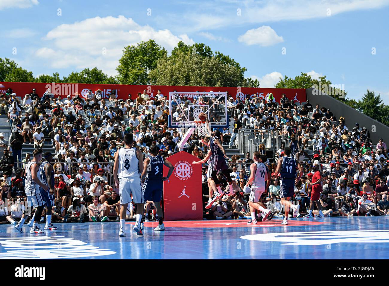 Competitors during the Quai 54 basketball tournament (The World ...
