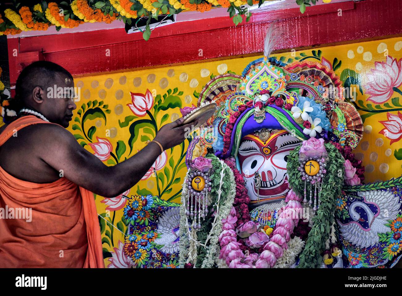 Hindu priest seen offering hi-res stock photography and images - Alamy