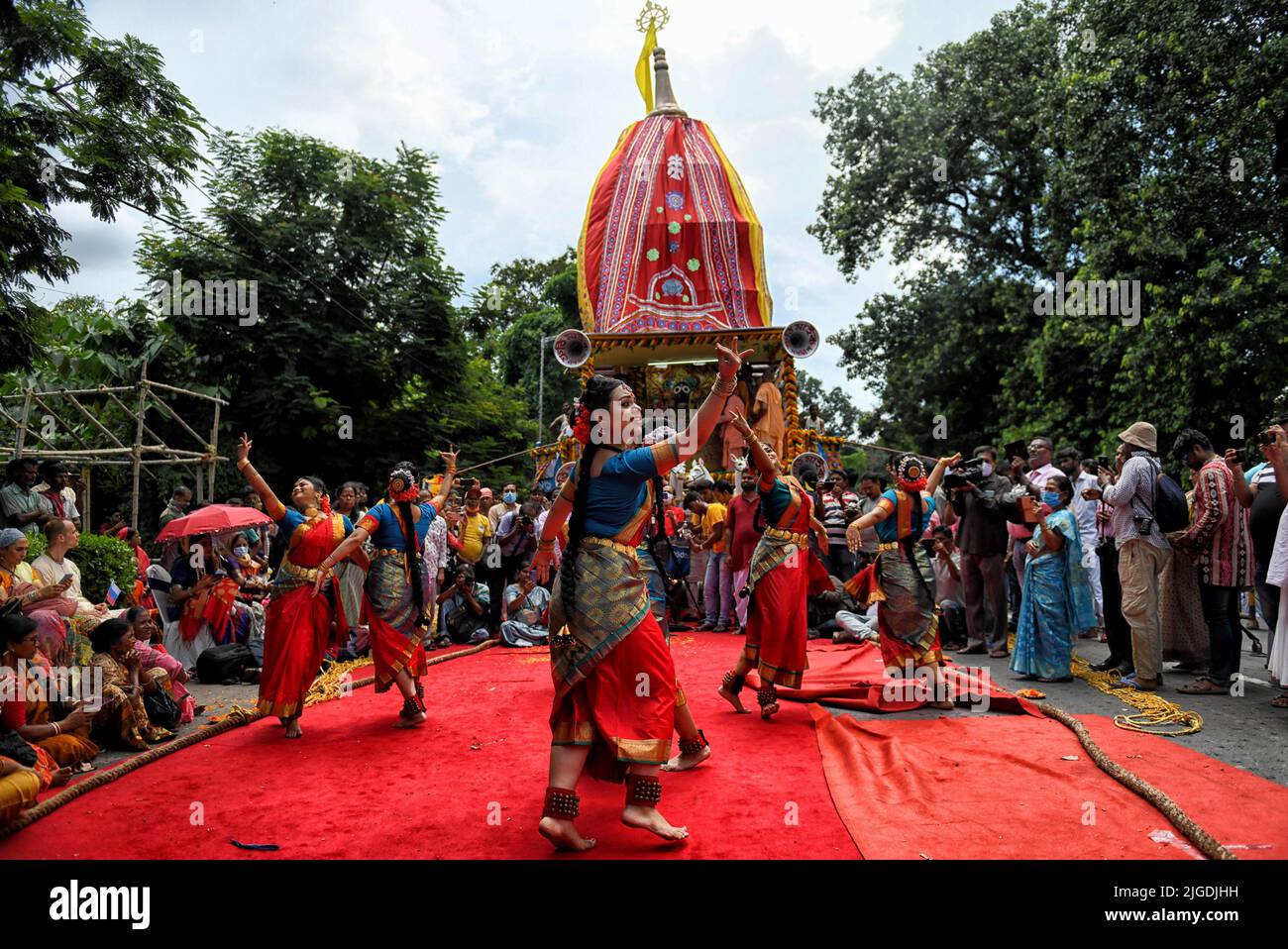 Kolkata, India. 09th July, 2022. BharataNatyam (Indian classical dance ...
