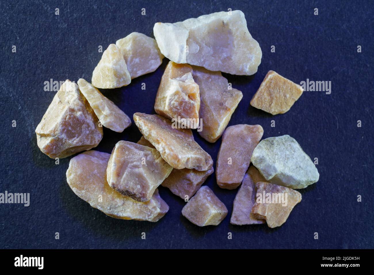 Granites are coarsely crystalline plutonic rocks rich in quartz and ...