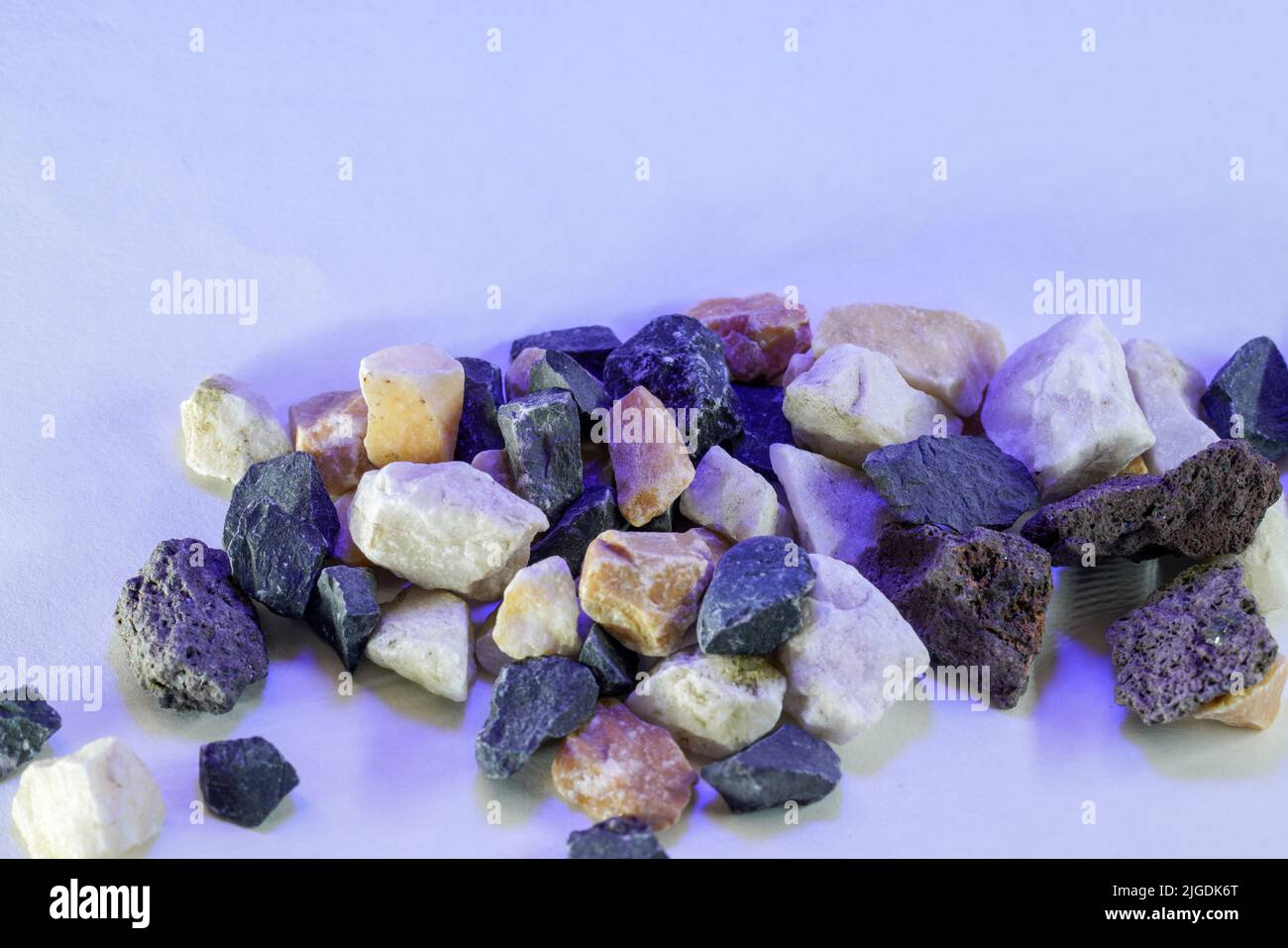Granites are coarsely crystalline plutonic rocks rich in quartz and ...