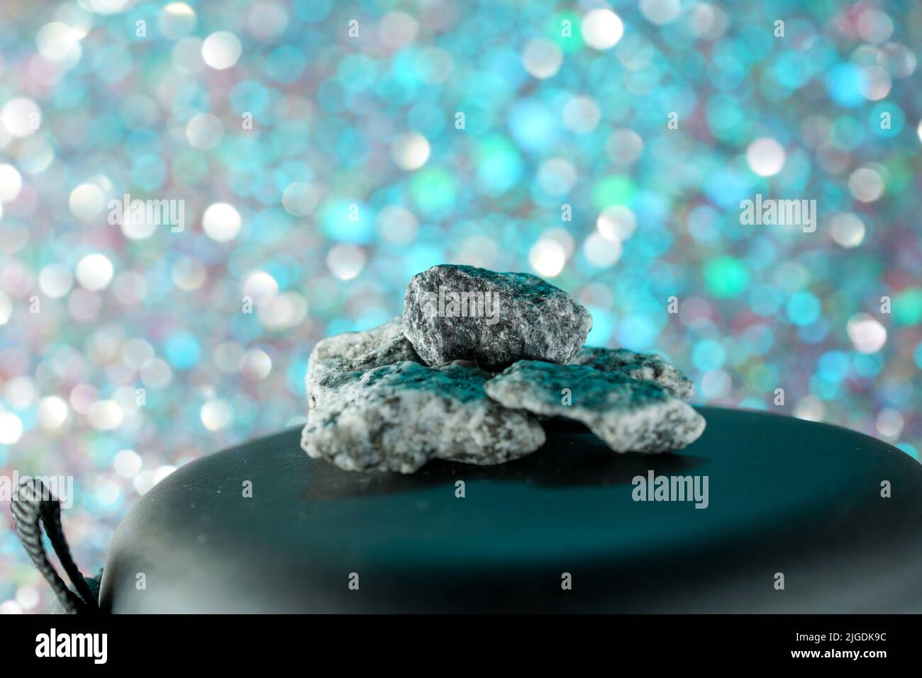 Granites are coarsely crystalline plutonic rocks rich in quartz and ...
