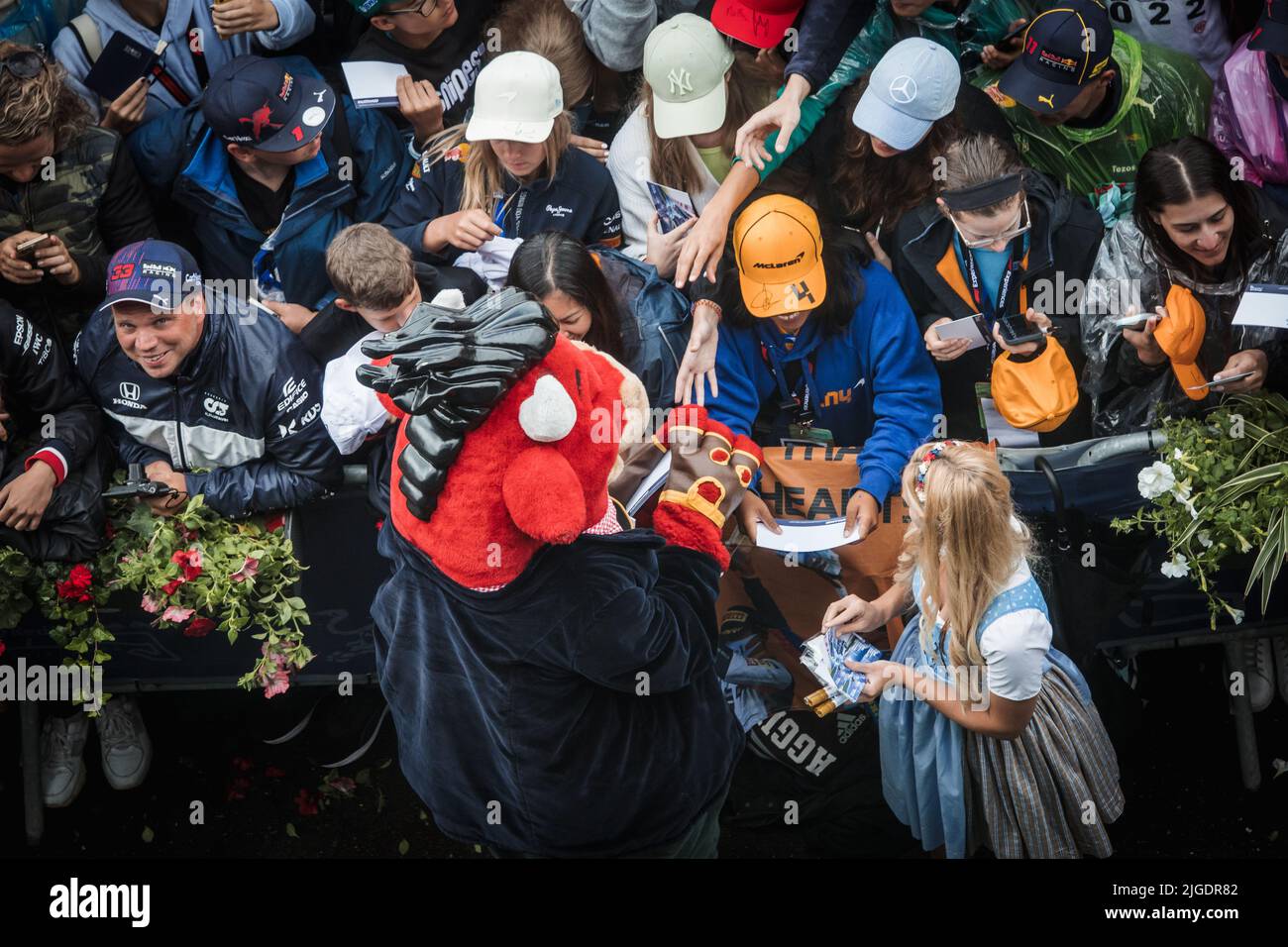 F1 red bull fans 2022 hi-res stock photography and images - Alamy