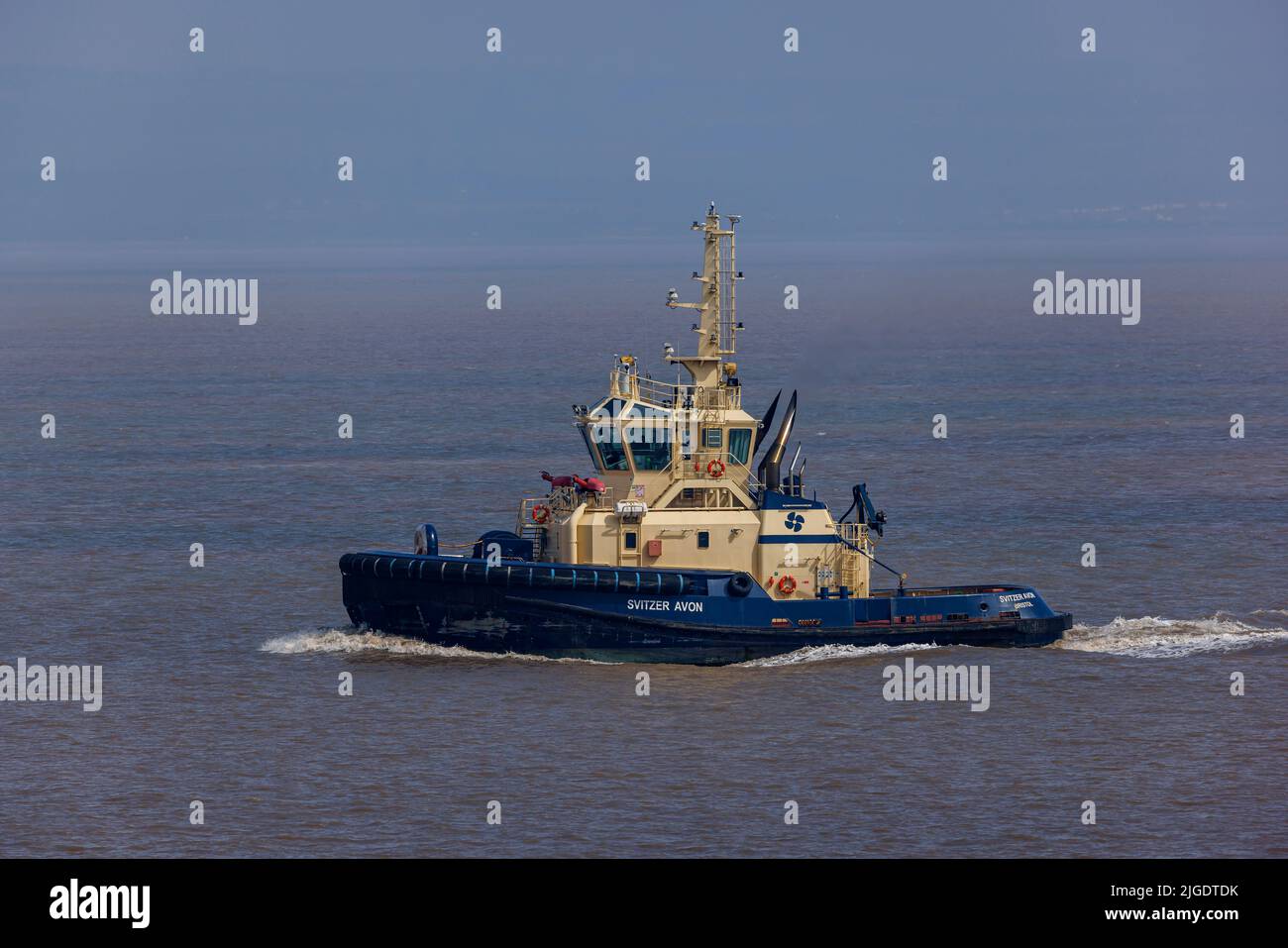 Ship underway hi-res stock photography and images - Alamy