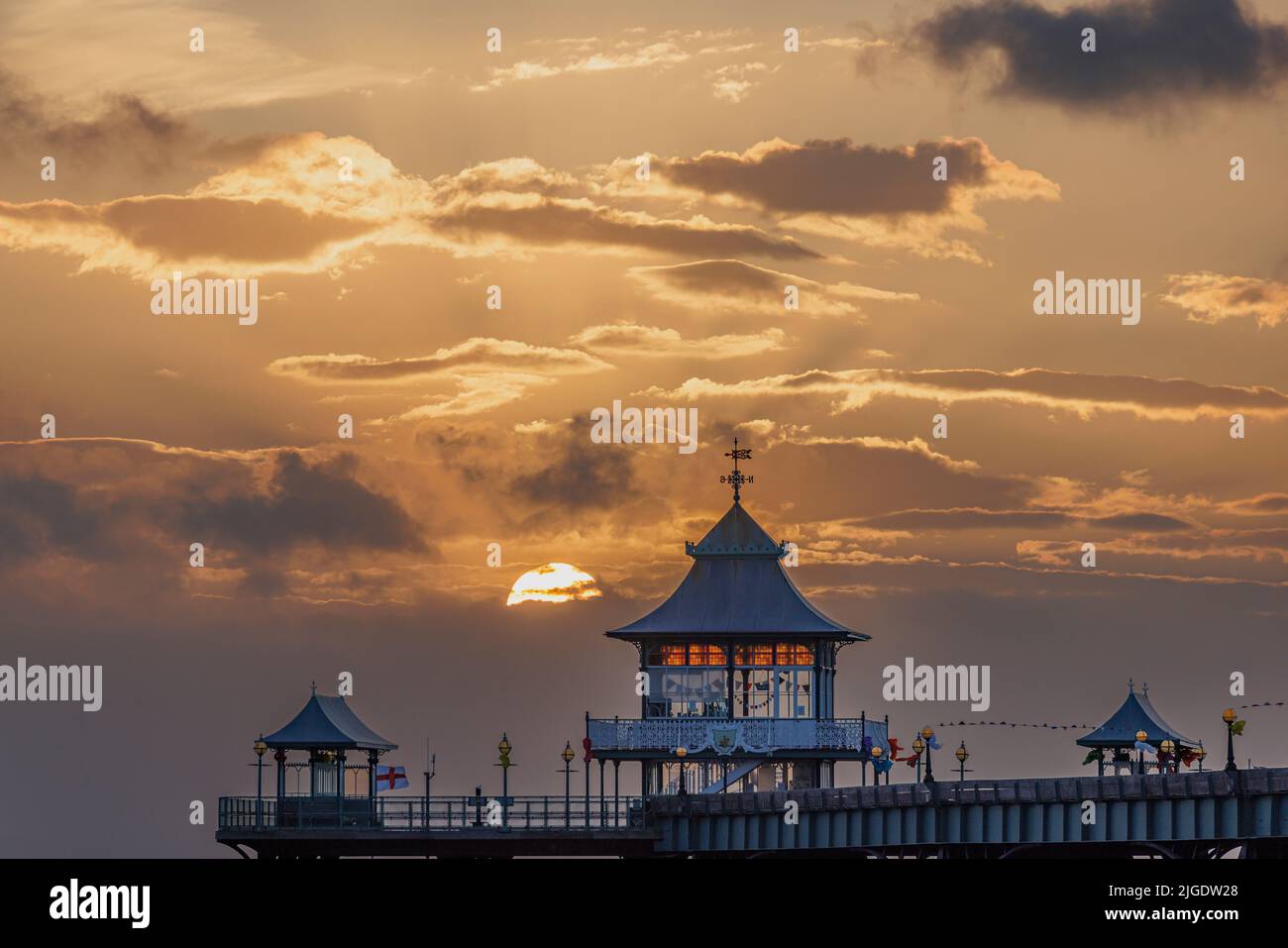 Breezy weather hi-res stock photography and images - Alamy