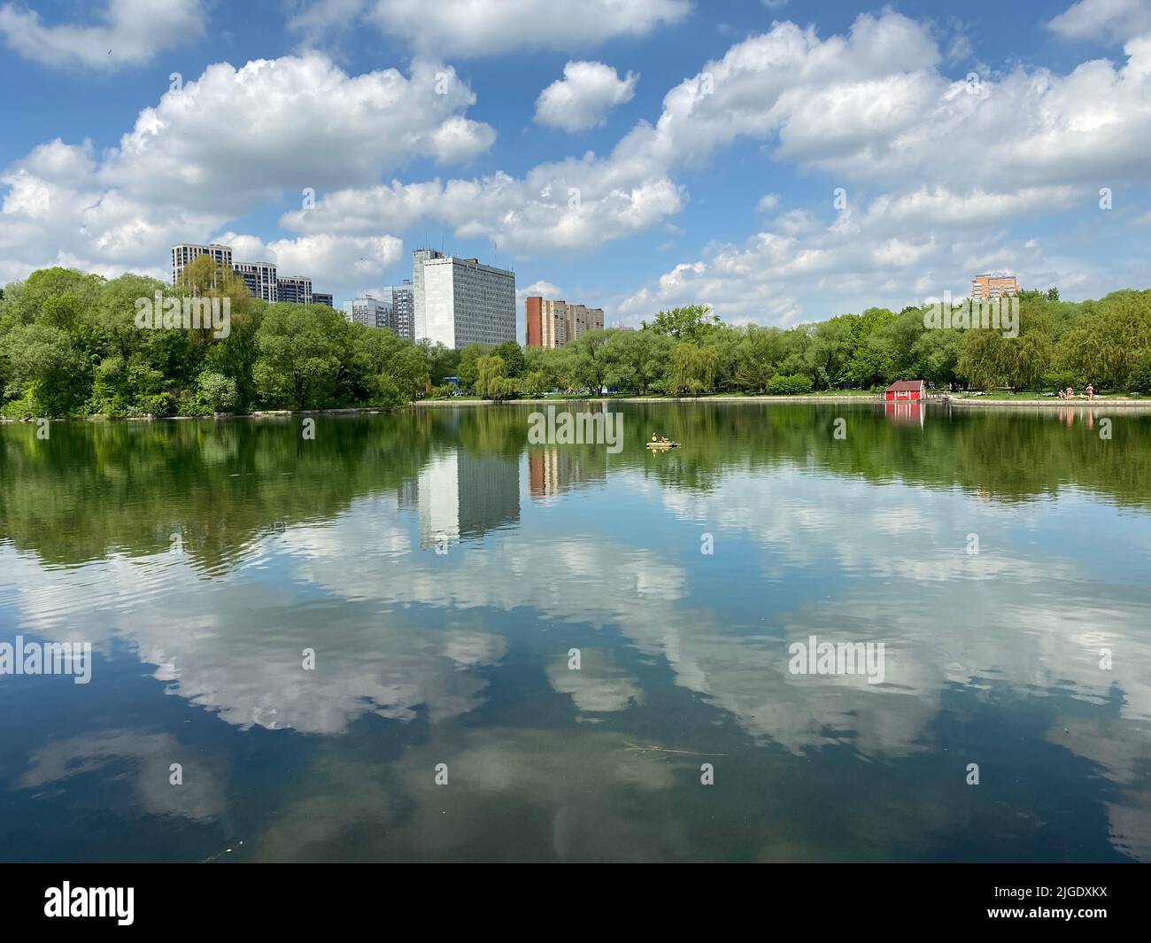 summer in city park at dry sunny day Stock Photo - Alamy