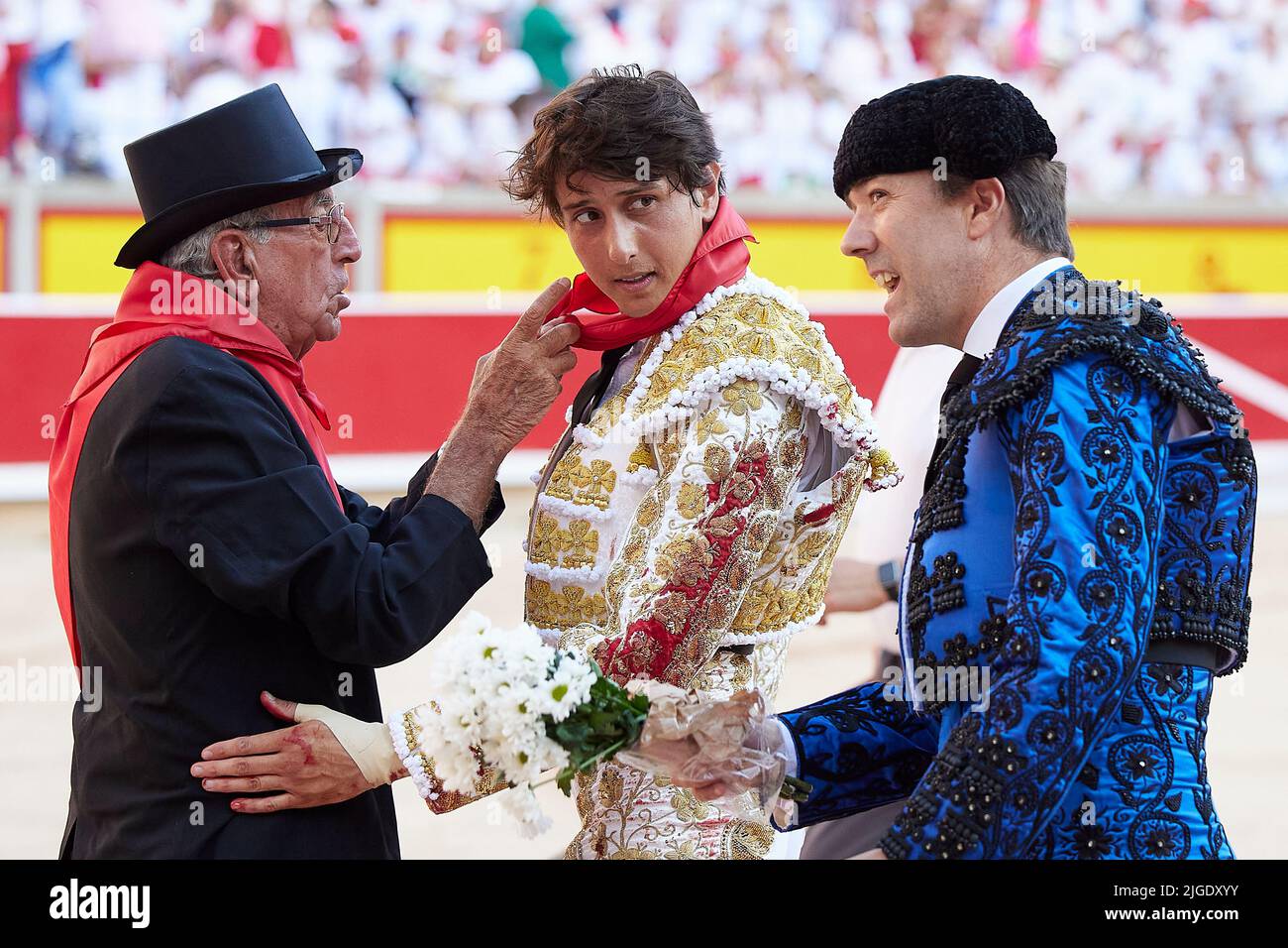 Spanish bullfighting Julian Lopez El Juli challenges a Nunez del ...