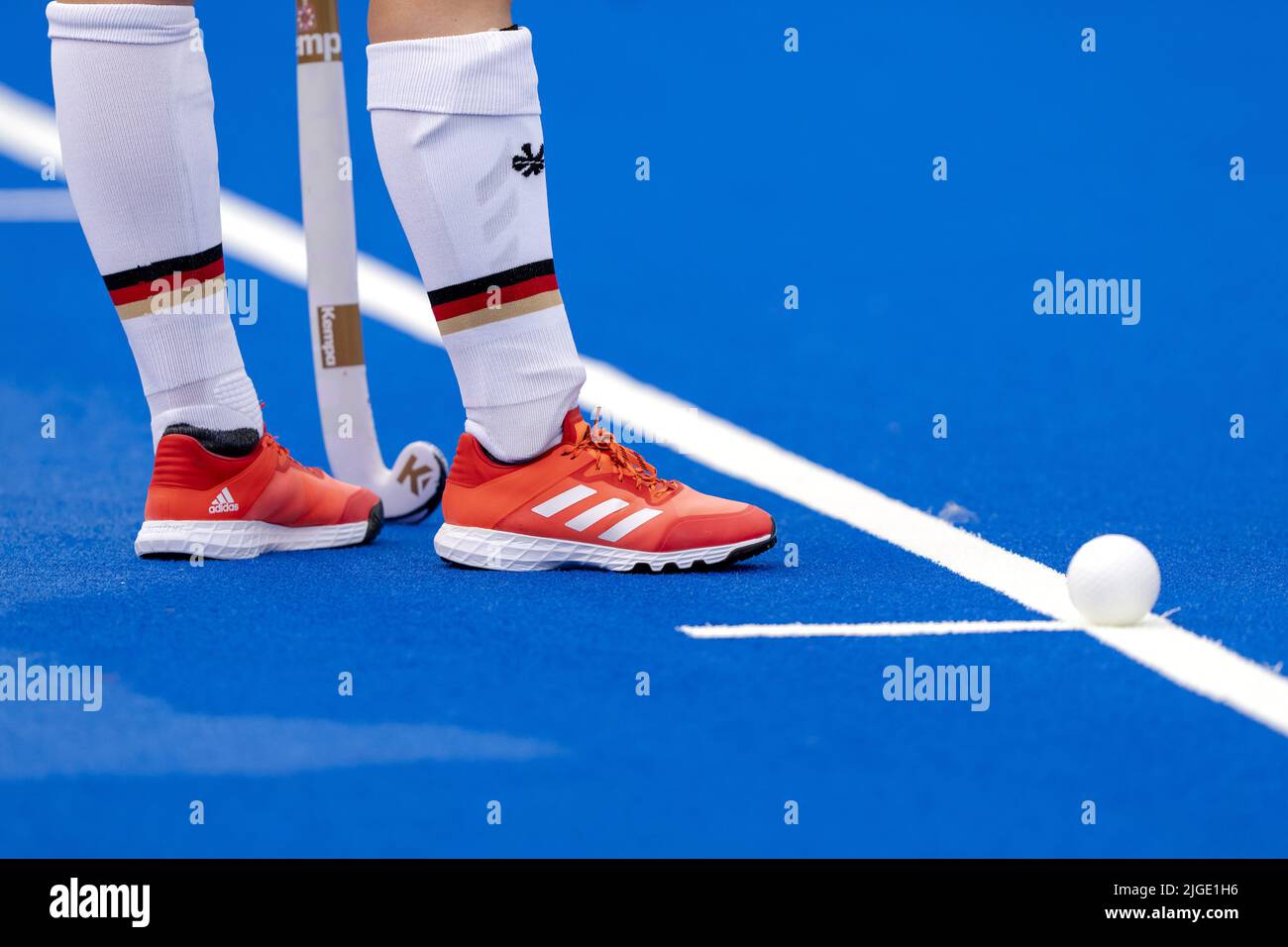 AMSTERDAM - Pia Maertens (GER) stands ready to take a penalty corner ...