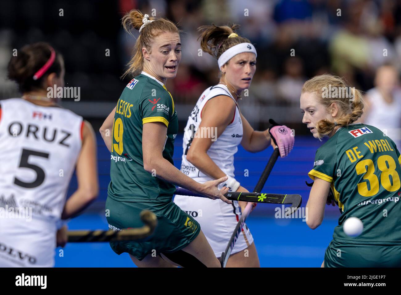 AMSTERDAM - Lilian du Plessis and Kayla de Waal (RSA LR) duel with ...