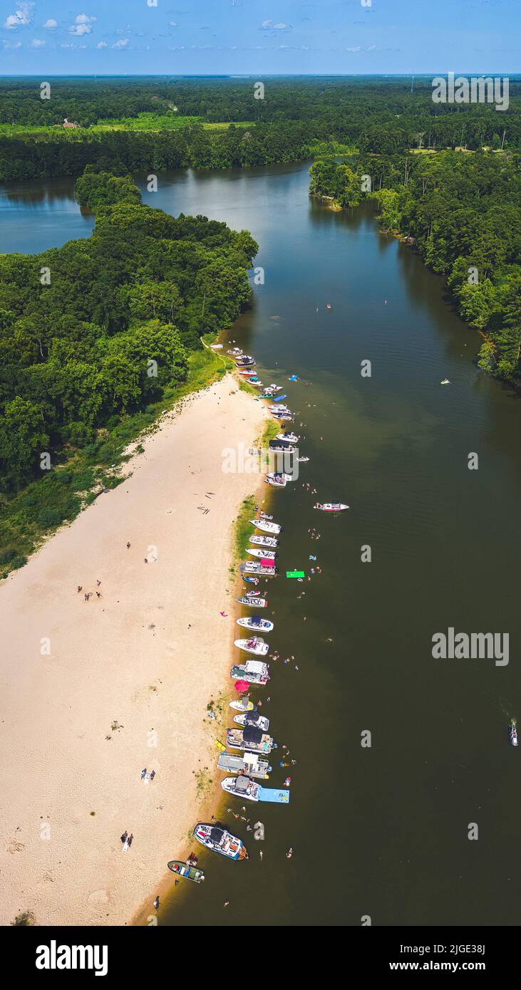Boats on a beach in Lake Houston Stock Photo - Alamy