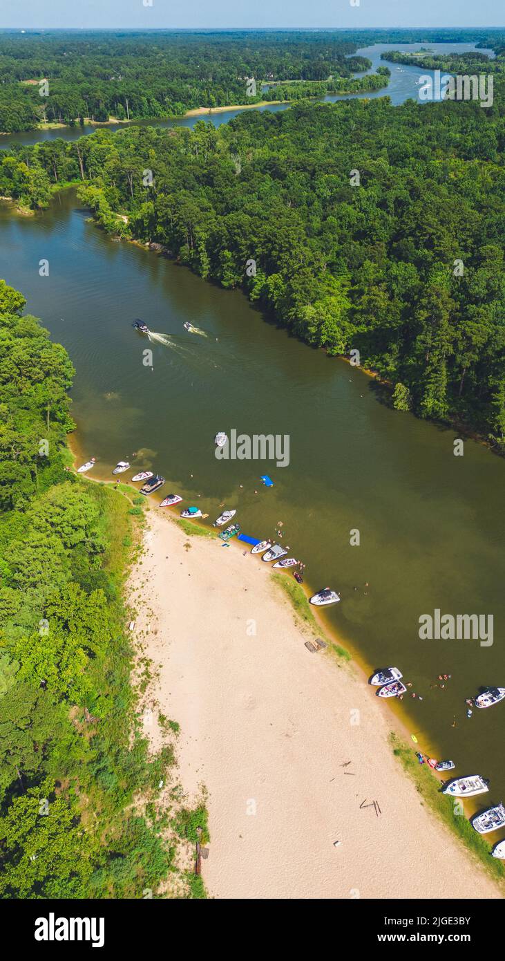 Boats on a beach in Lake Houston Stock Photo - Alamy