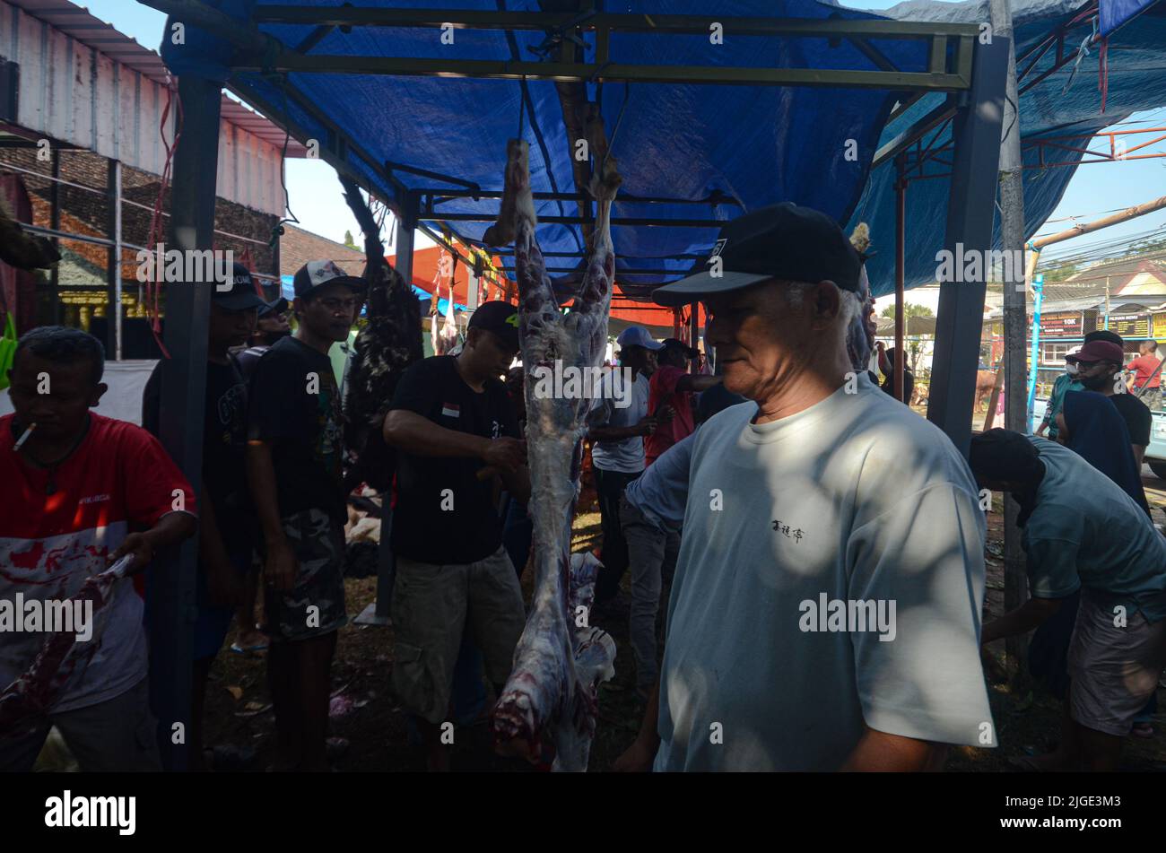 Malang, East Java, Indonesia. 10th July, 2022. Muslims slaughter ...