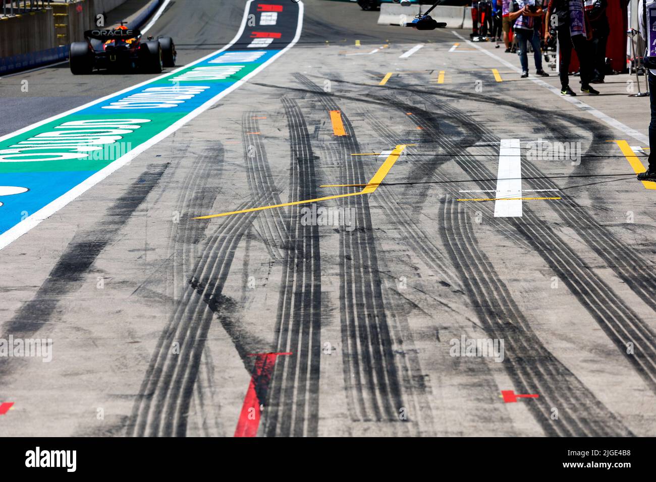 Formula 1 track tire marks hi-res stock photography and images - Alamy