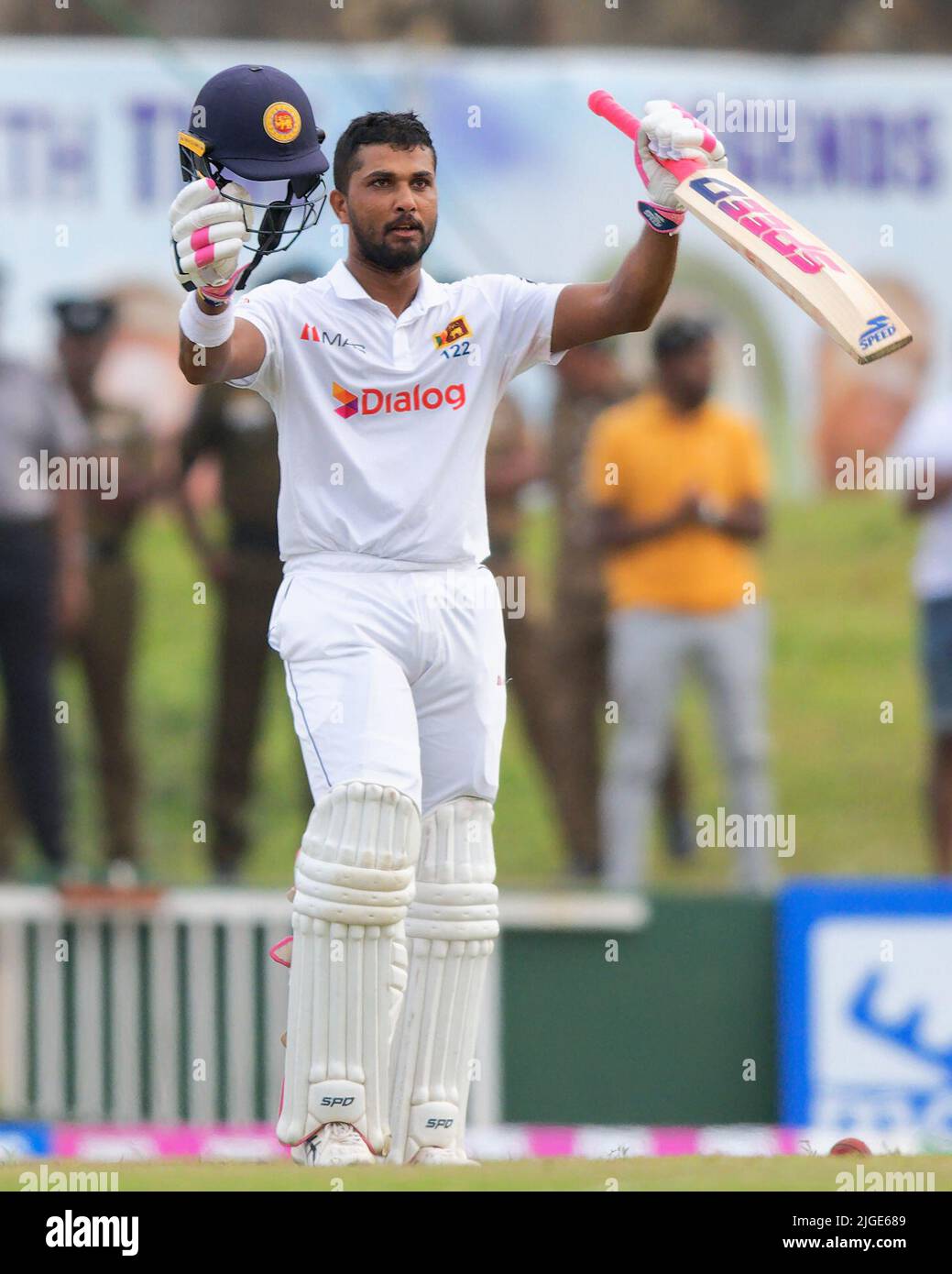 Galle, Sri Lanka. 10th July 2022. Sri Lanka's Dinesh Chandimal raises ...