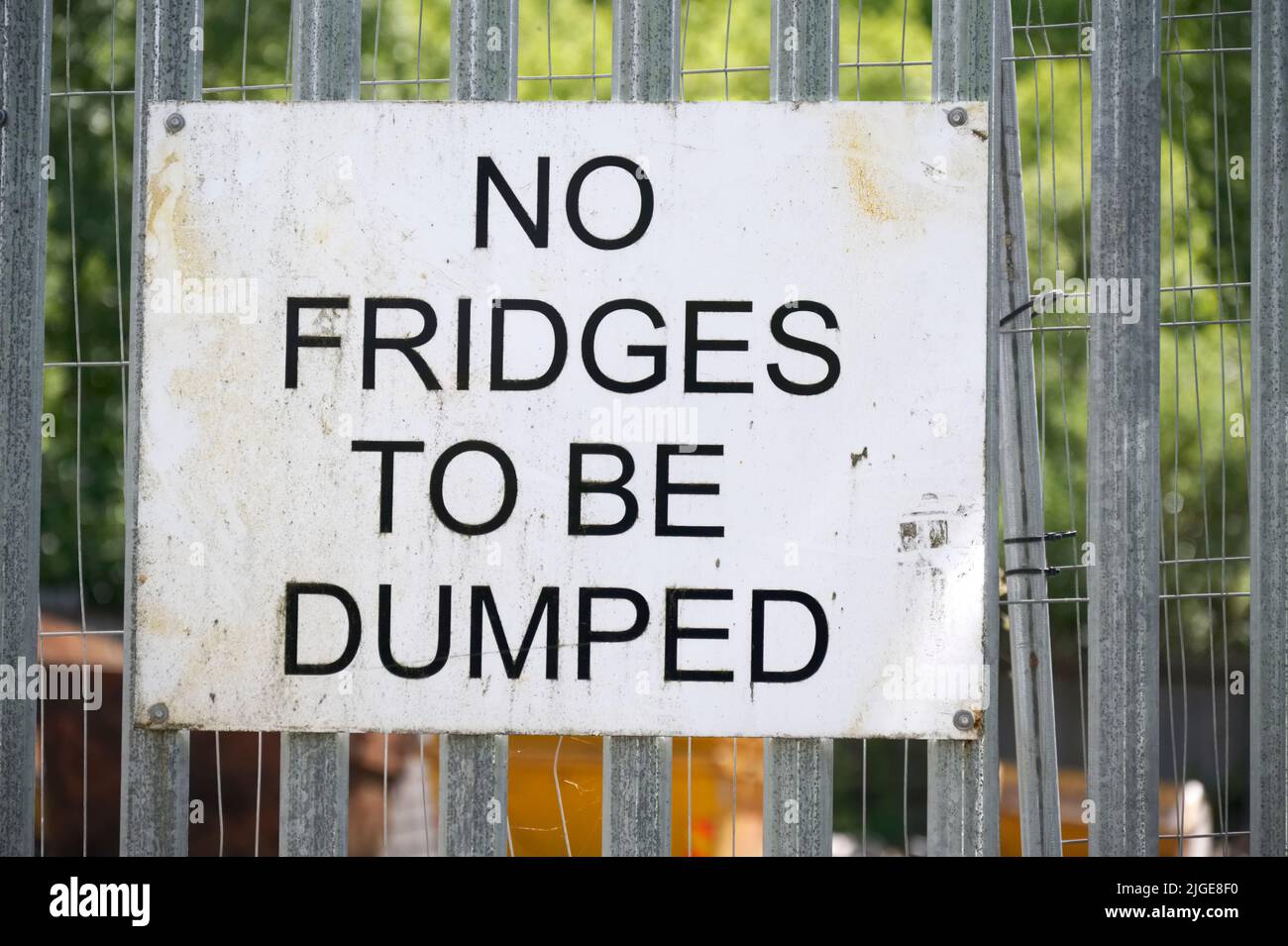No fly tipping of waste and old fridges sign Stock Photo - Alamy