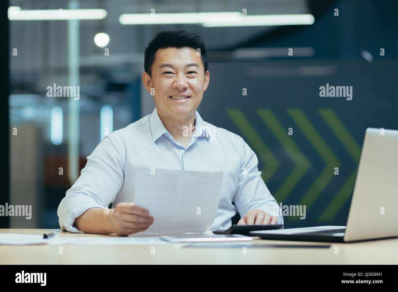 Asian boss hi-res stock photography and images - Alamy