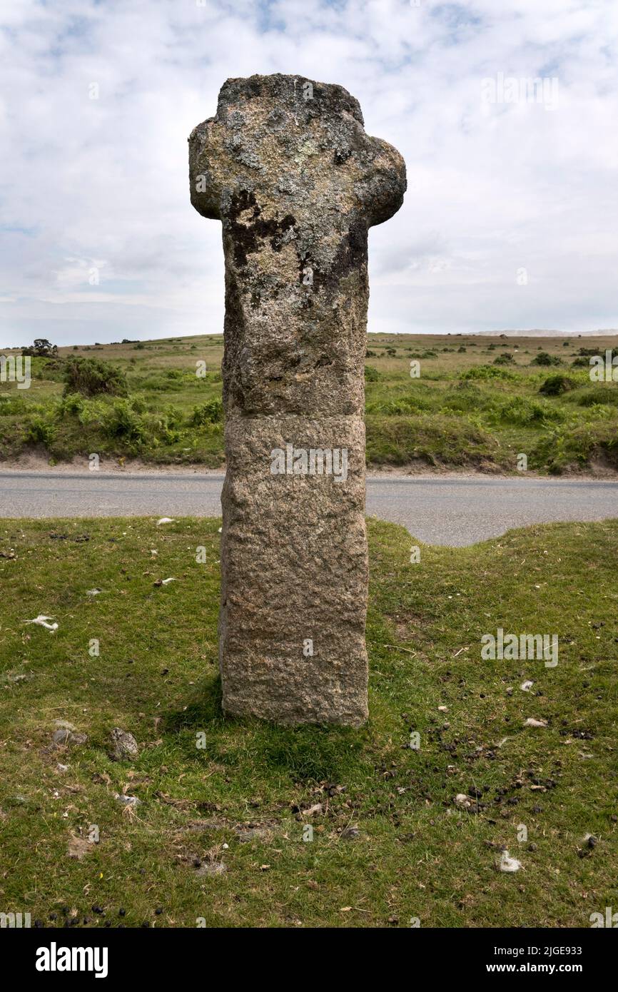 Ancient cross at Shaden Moor, Dartmoor National Park, Devon, UK Stock ...