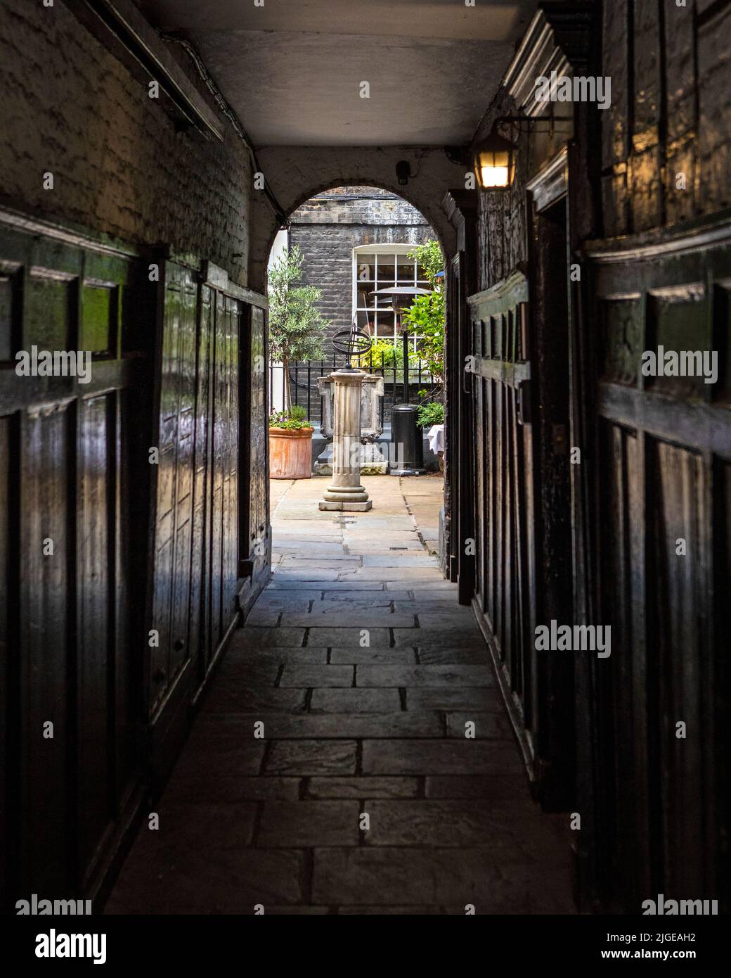 London, UK - August 12th 2021: Alleyway leading to Pickering Place in ...