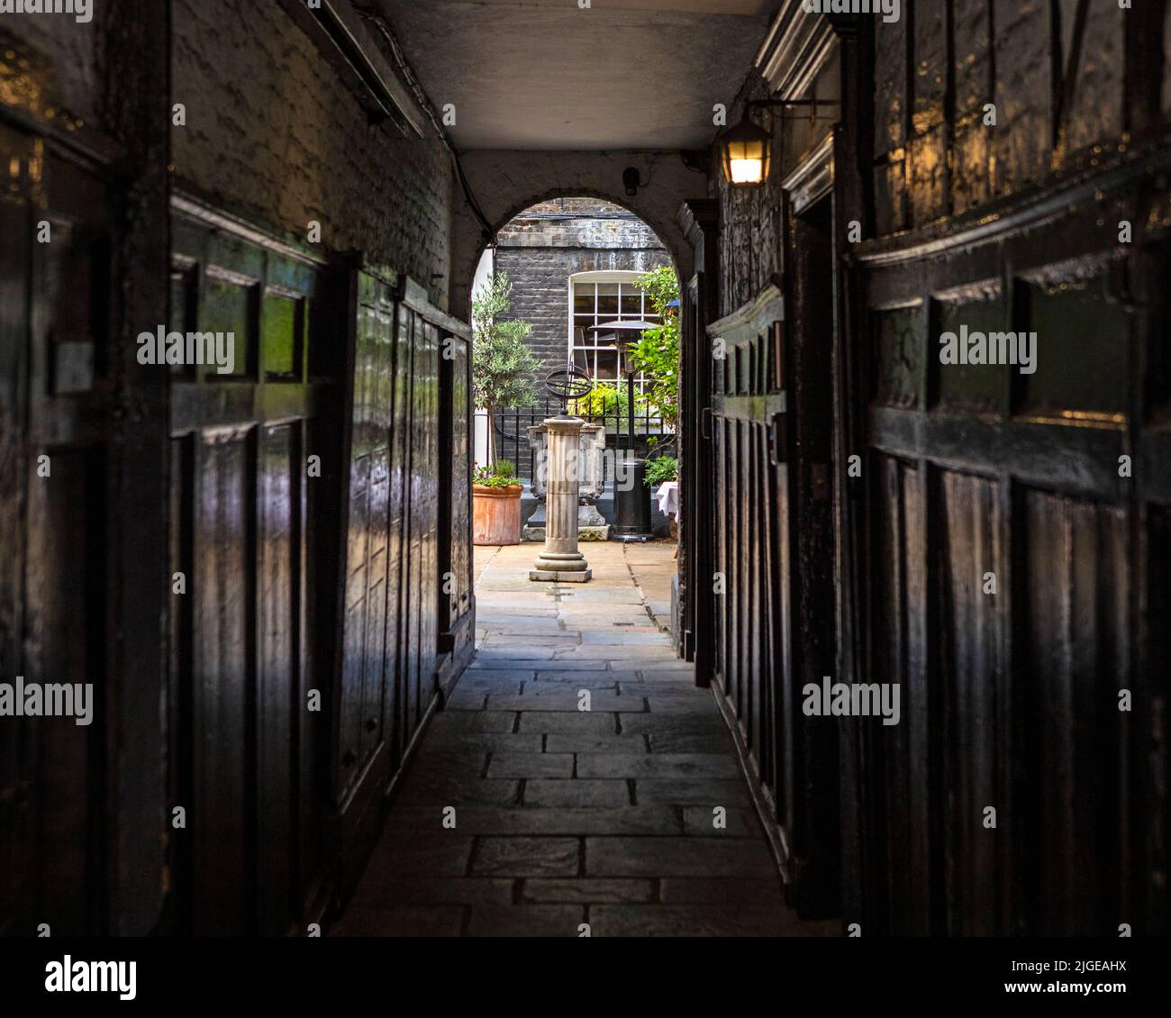 London, UK - August 12th 2021: Alleyway leading to Pickering Place in ...
