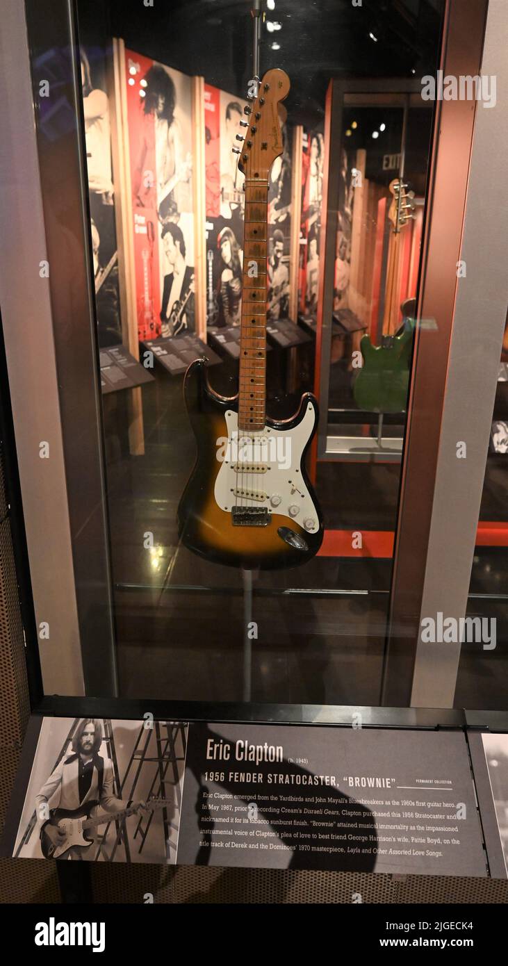 Eric clapton fender stratocaster guitar hi-res stock photography and ...