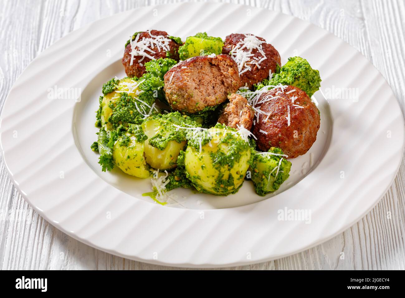 Jauhelihapihvit, beef meatballs and boiled new potatoes coated with ...