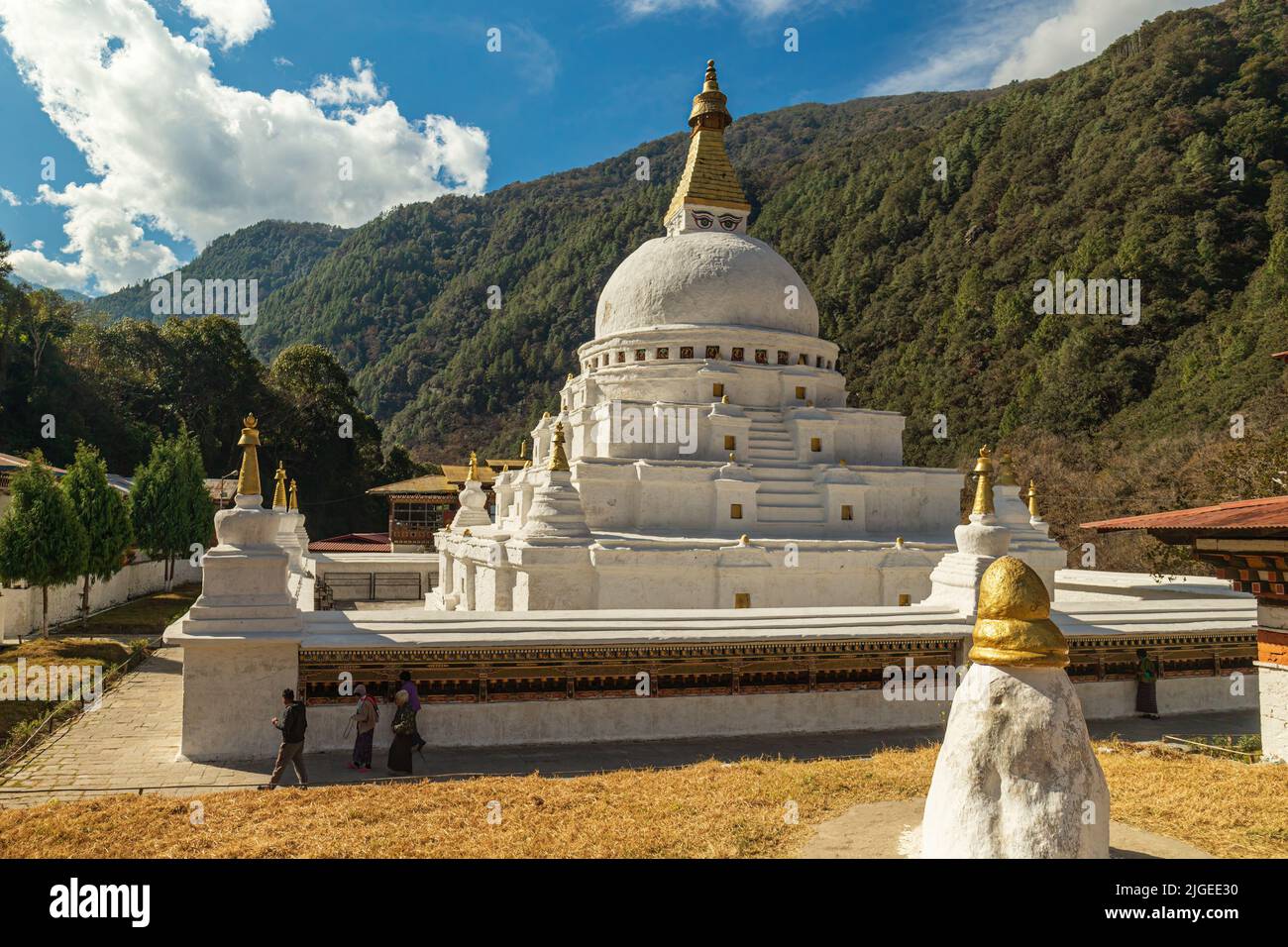Chorten Kora in Trashiyangtse, Eastern Bhutan Stock Photo - Alamy