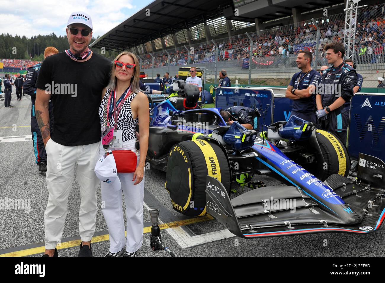 (L to R): Dax Shepard (USA) Actor with his wife Kristen Bell (USA ...