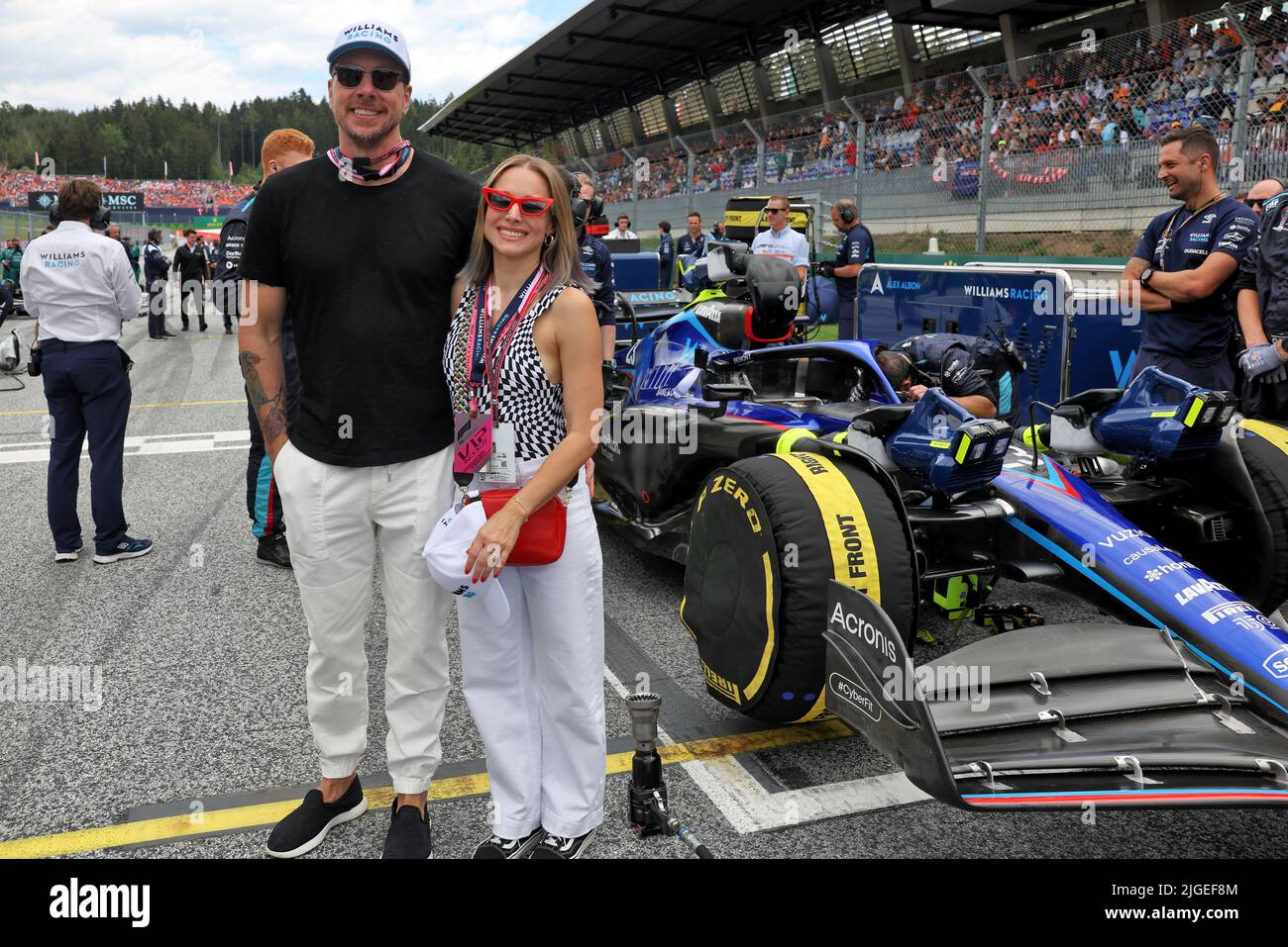 (L to R): Dax Shepard (USA) Actor with his wife Kristen Bell (USA ...